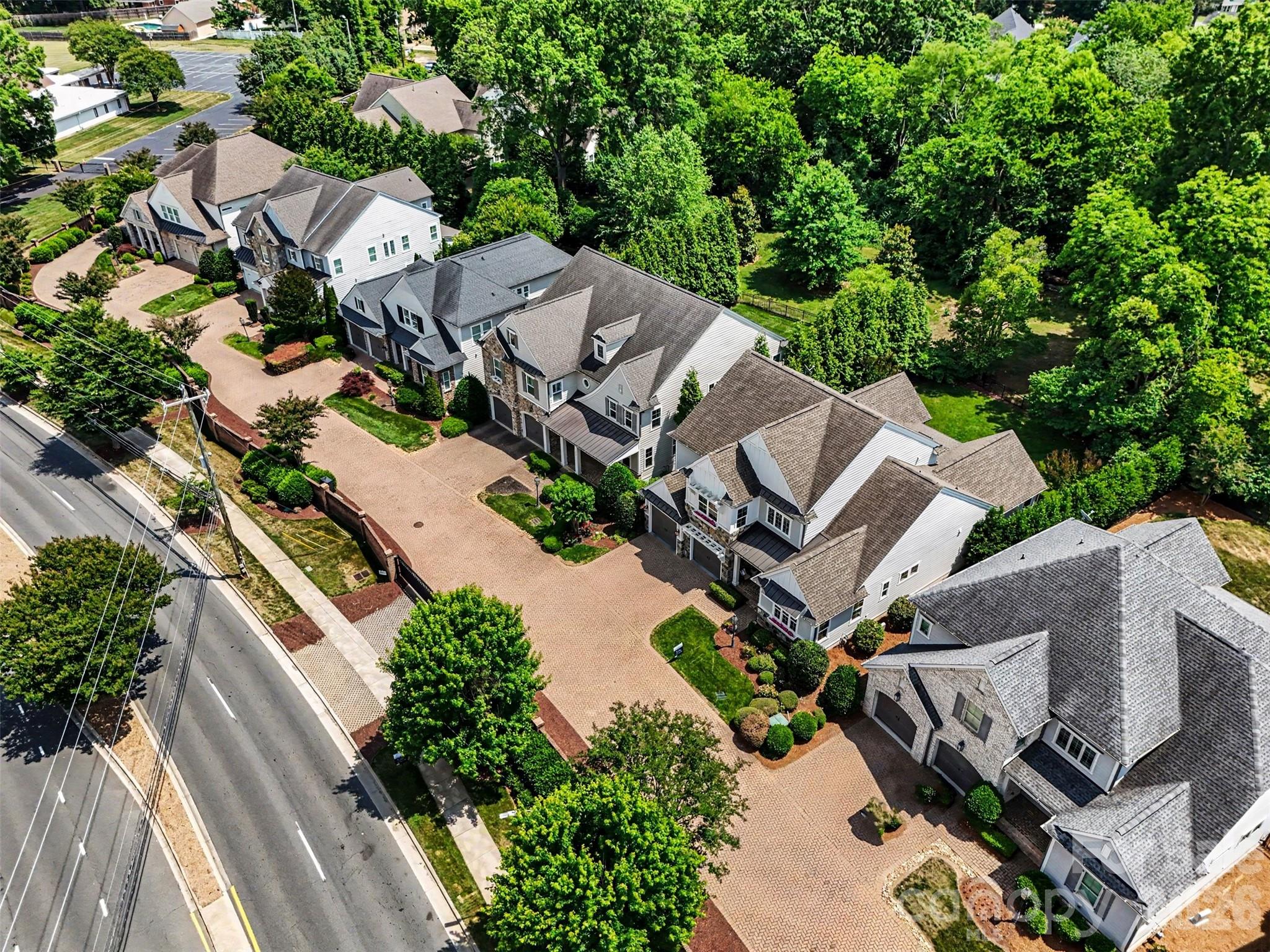 1020 N Sharon Amity Road, Charlotte, NC - photo 44 of 47