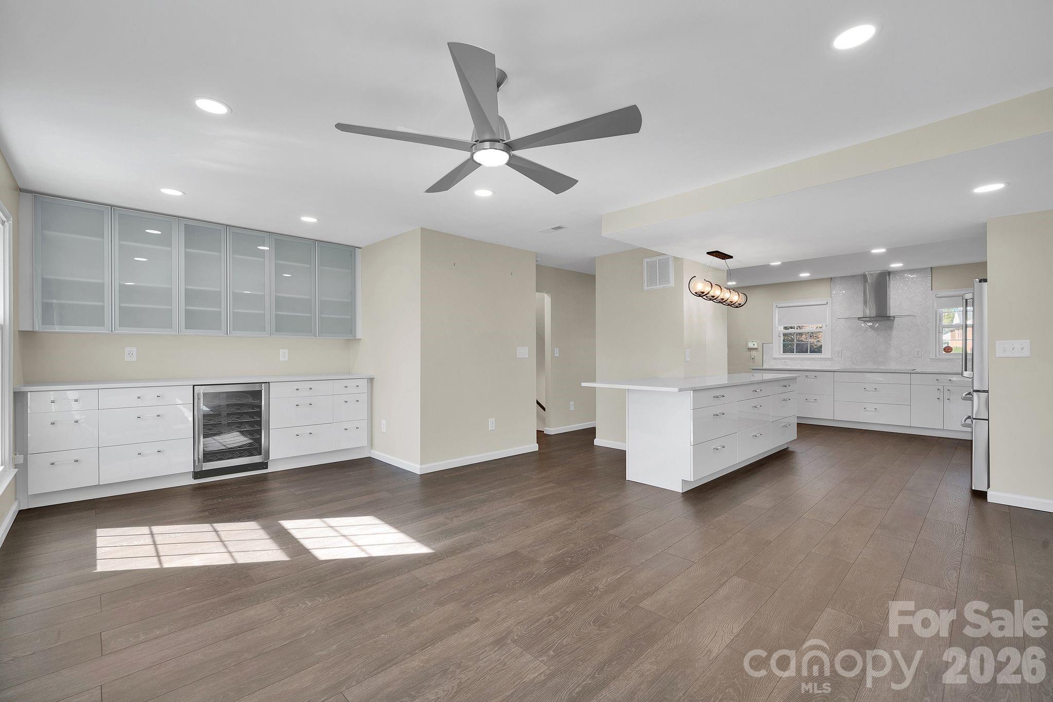 Photo 3 of 8308 Knights Bridge Road, Charlotte, NC