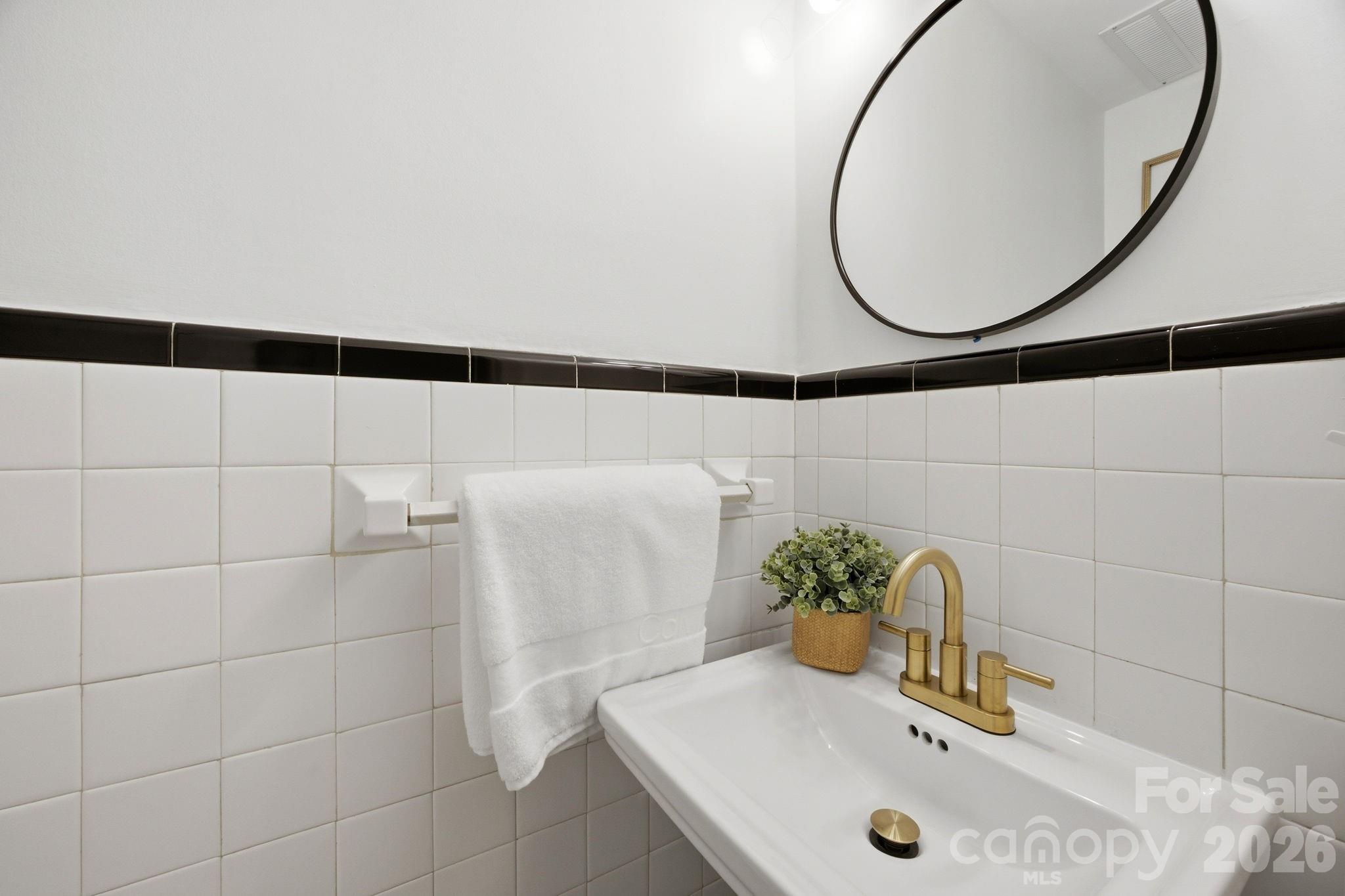Photo 12 of 4500 Woodlark Lane, Charlotte, NC