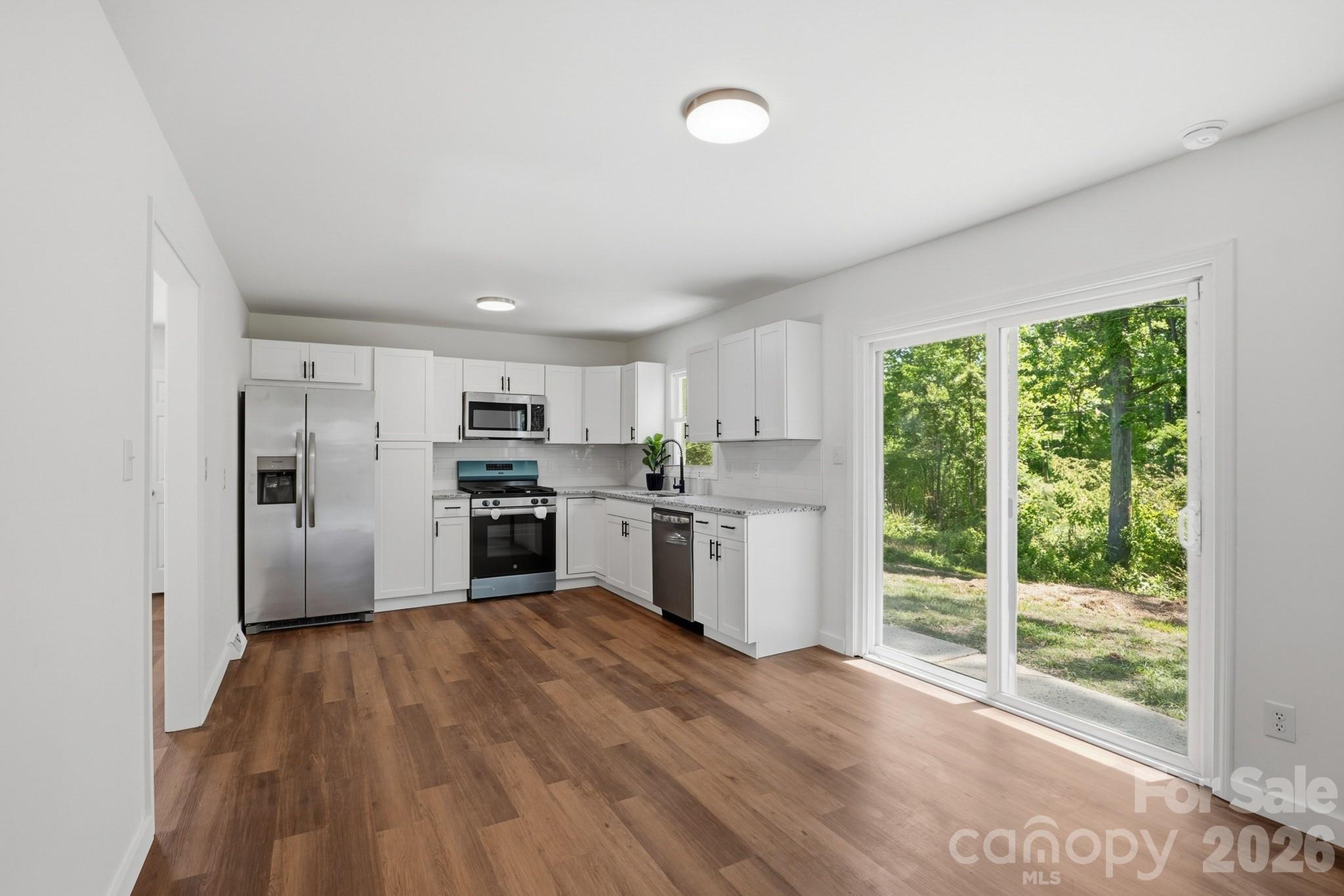Photo 7 of 714 Bilmark Avenue, Charlotte, NC