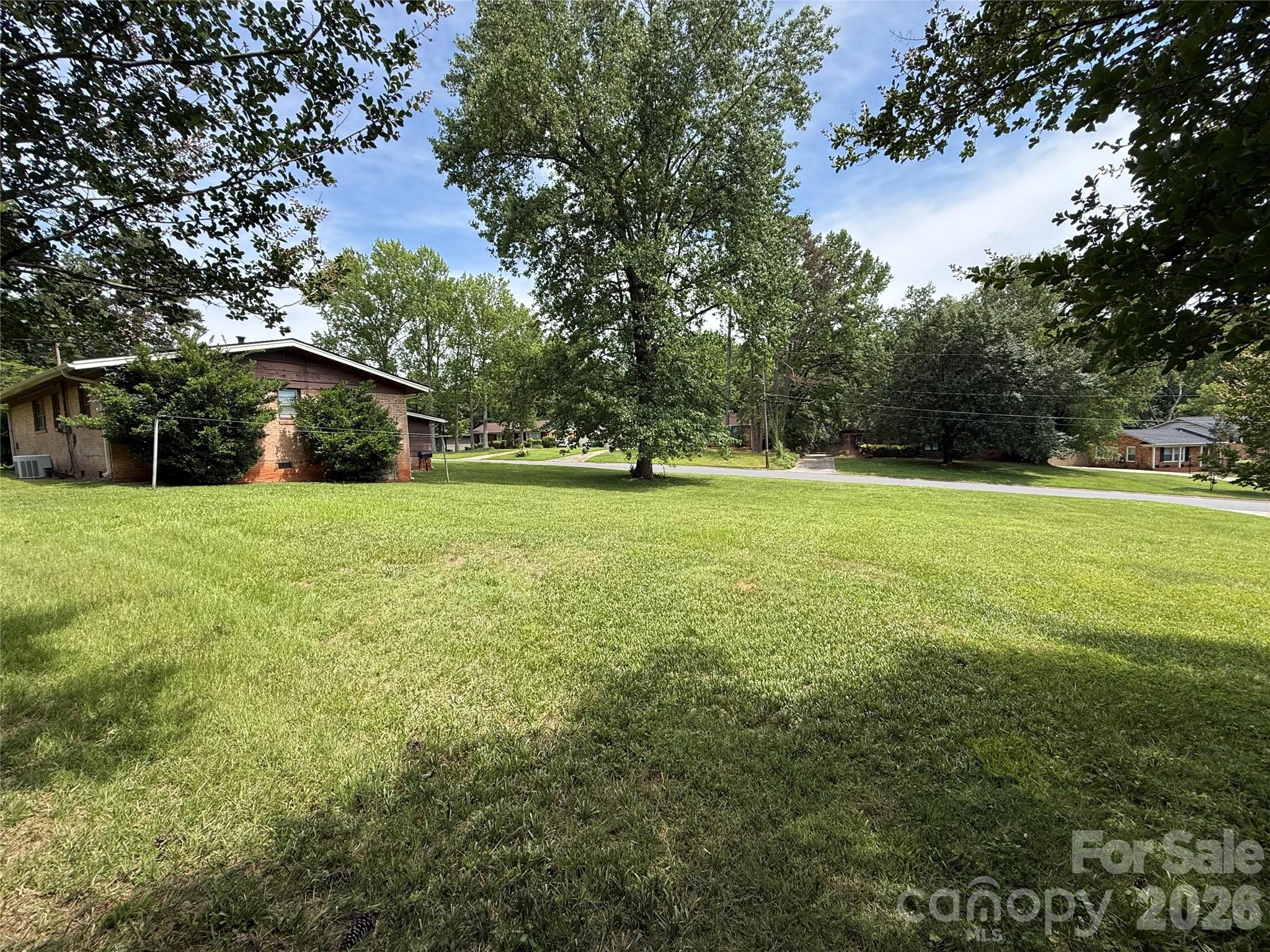 Home for sale at 3930 Fircrest Drive, Charlotte, NC — photo 3 of 23