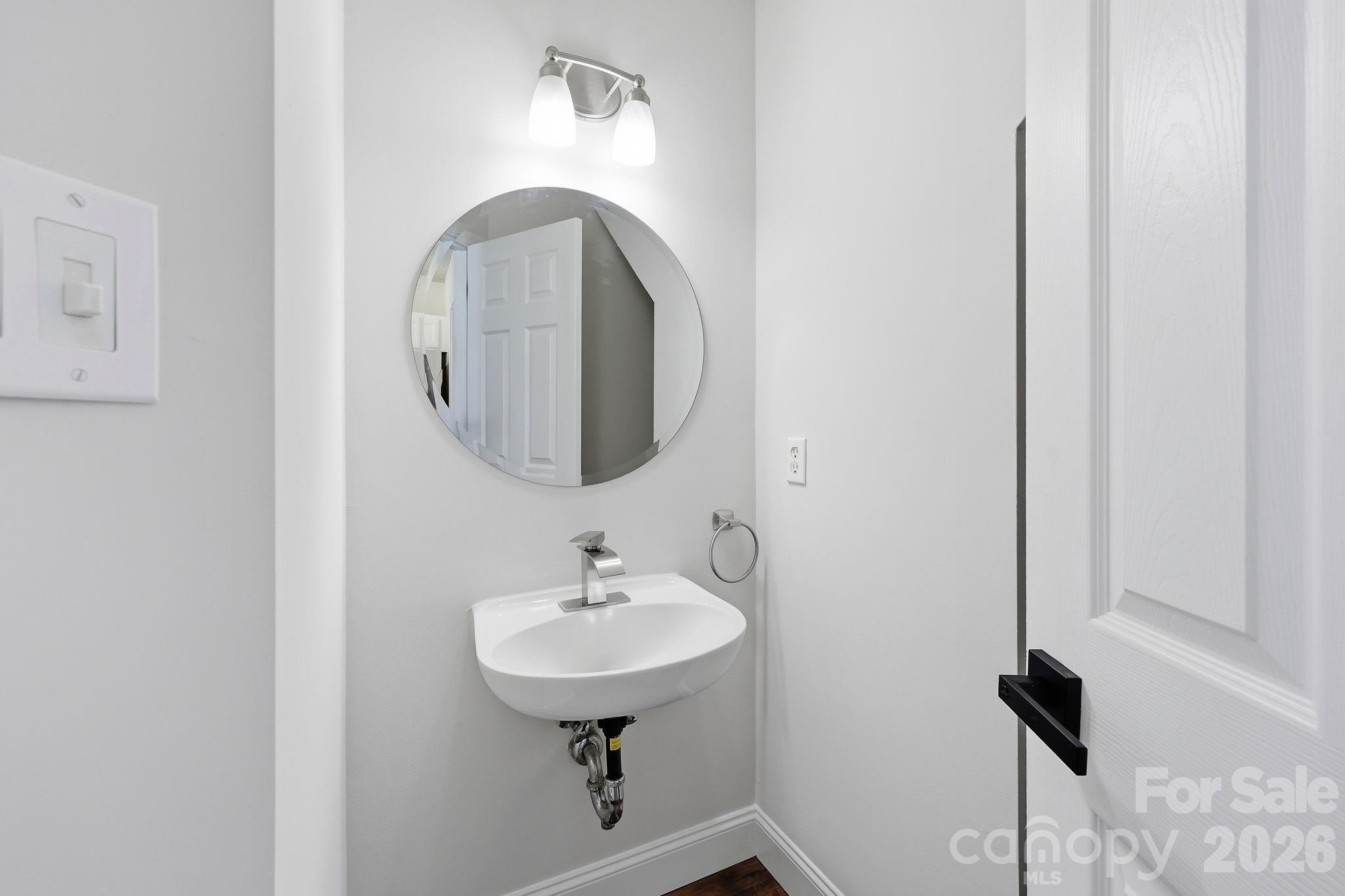 Photo 7 of 6912 Alanbrook Road, Charlotte, NC