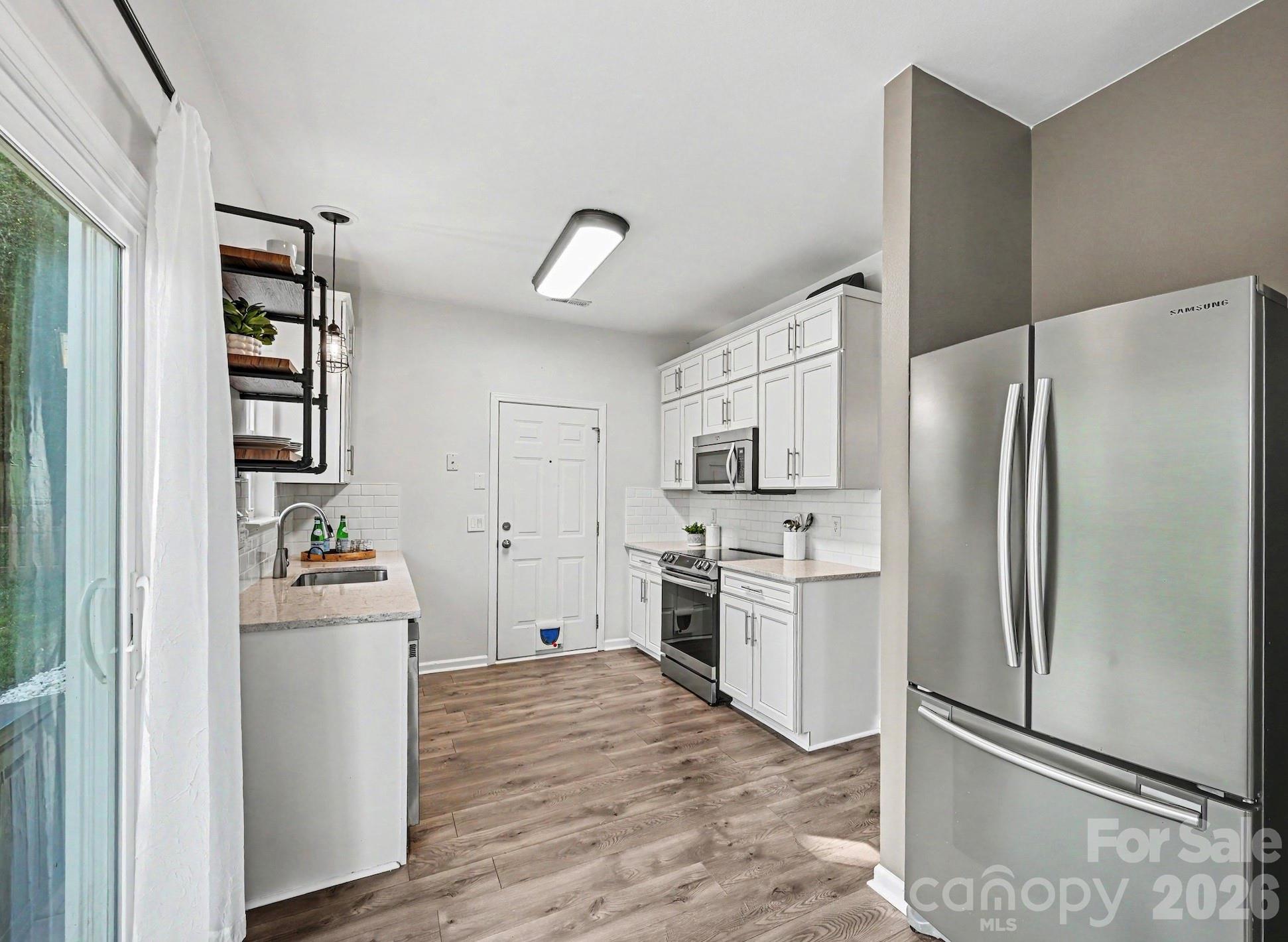 Photo 10 of 9902 Highlands Crossing Drive, Charlotte, NC