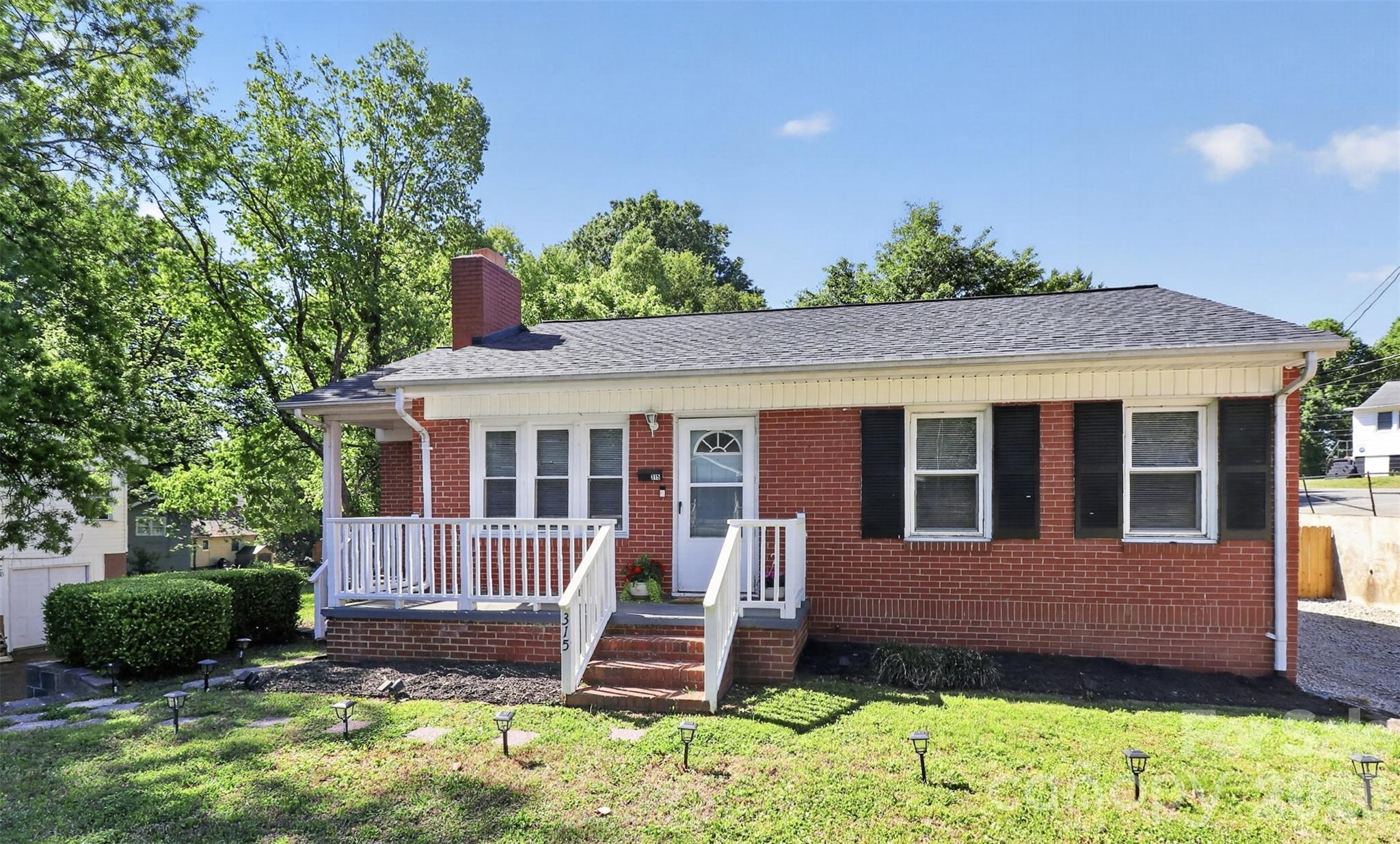 Photo 3 of 315 E 4th Avenue, Gastonia, NC