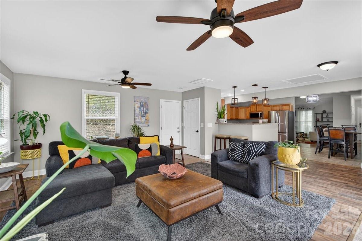 6308 Pineburr Road, Charlotte, NC - photo 8 of 37