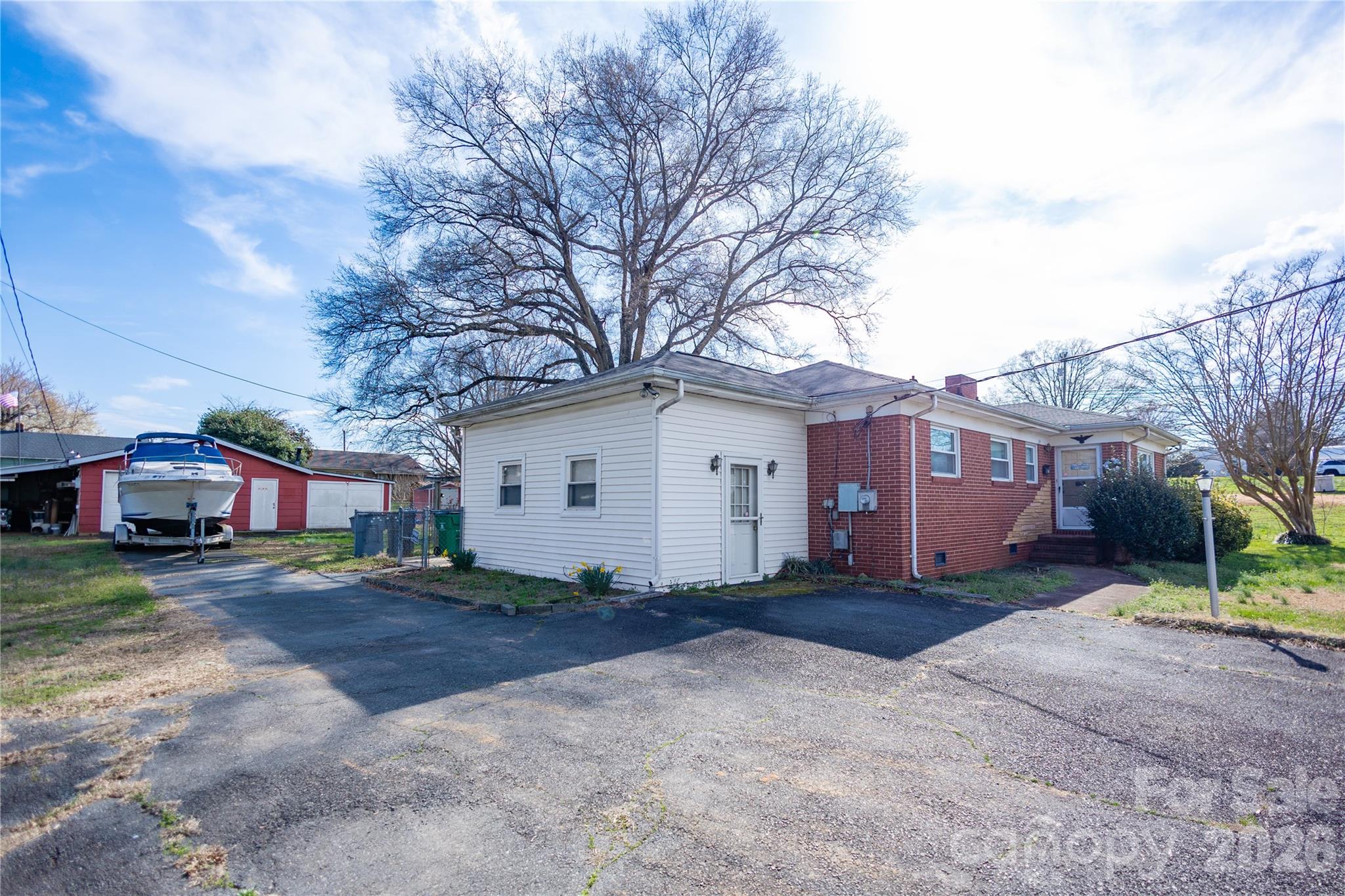 Photo 3 of 214 N North Dakota Street, Charlotte, NC