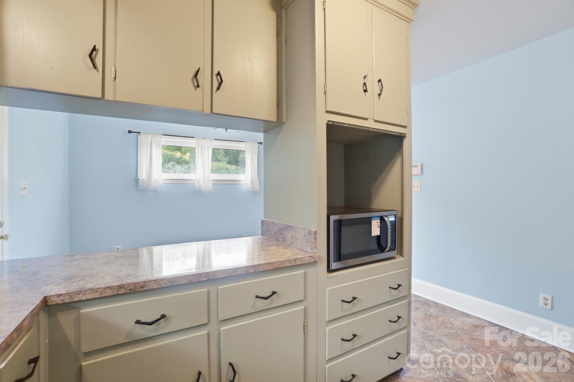 6239 Netherwood Drive, Charlotte, NC - photo 23 of 45