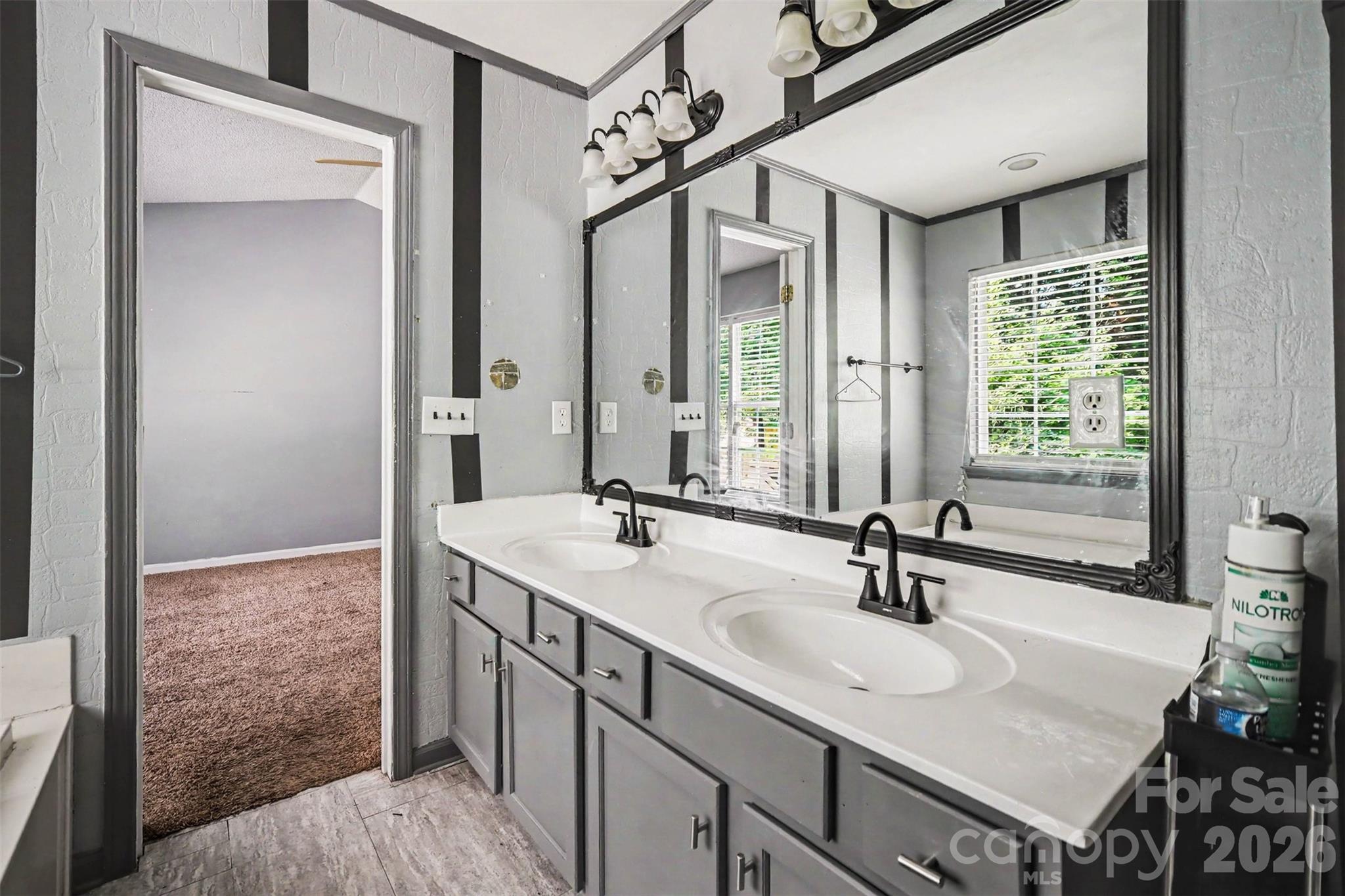 10026 Dauphine Drive, Charlotte, NC - photo 24 of 49