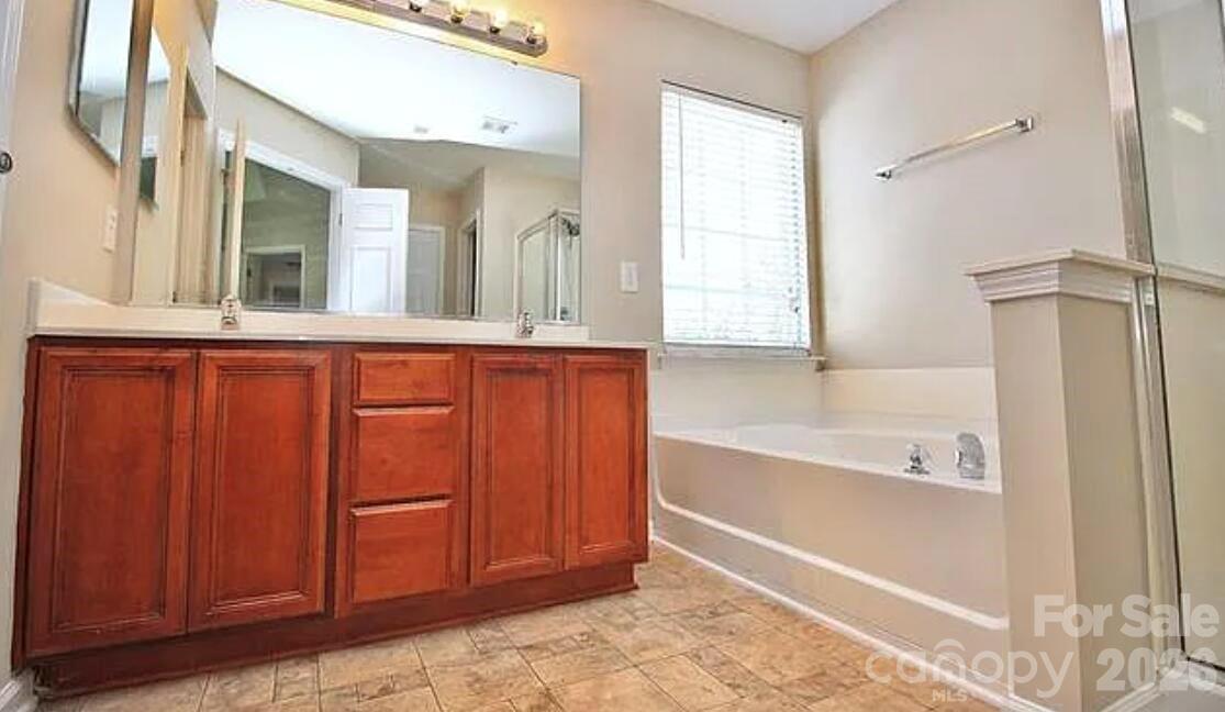 Photo 23 of 1212 Oakdale Commons Court, Charlotte, NC