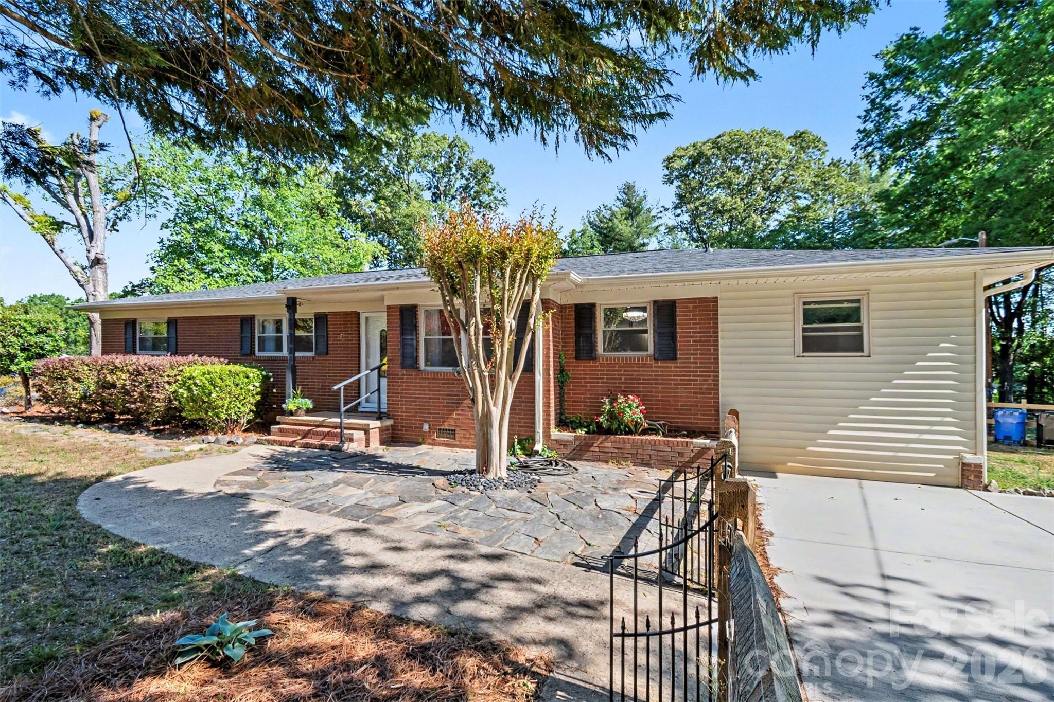 738 Edgemoor Drive, Mooresville, NC - photo 4 of 26