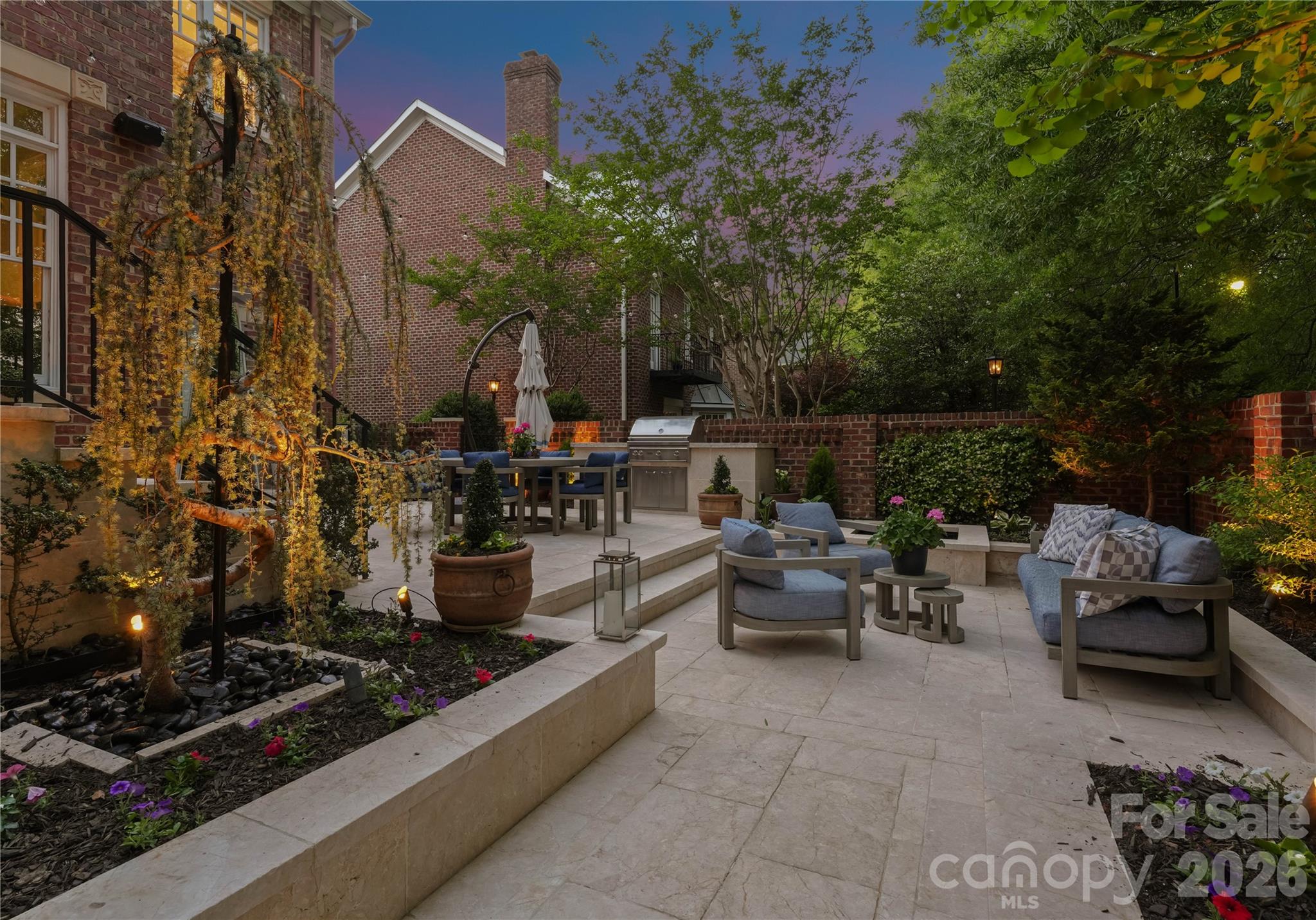 Photo 4 of 1124 Dilworth Crescent Row, Charlotte, NC