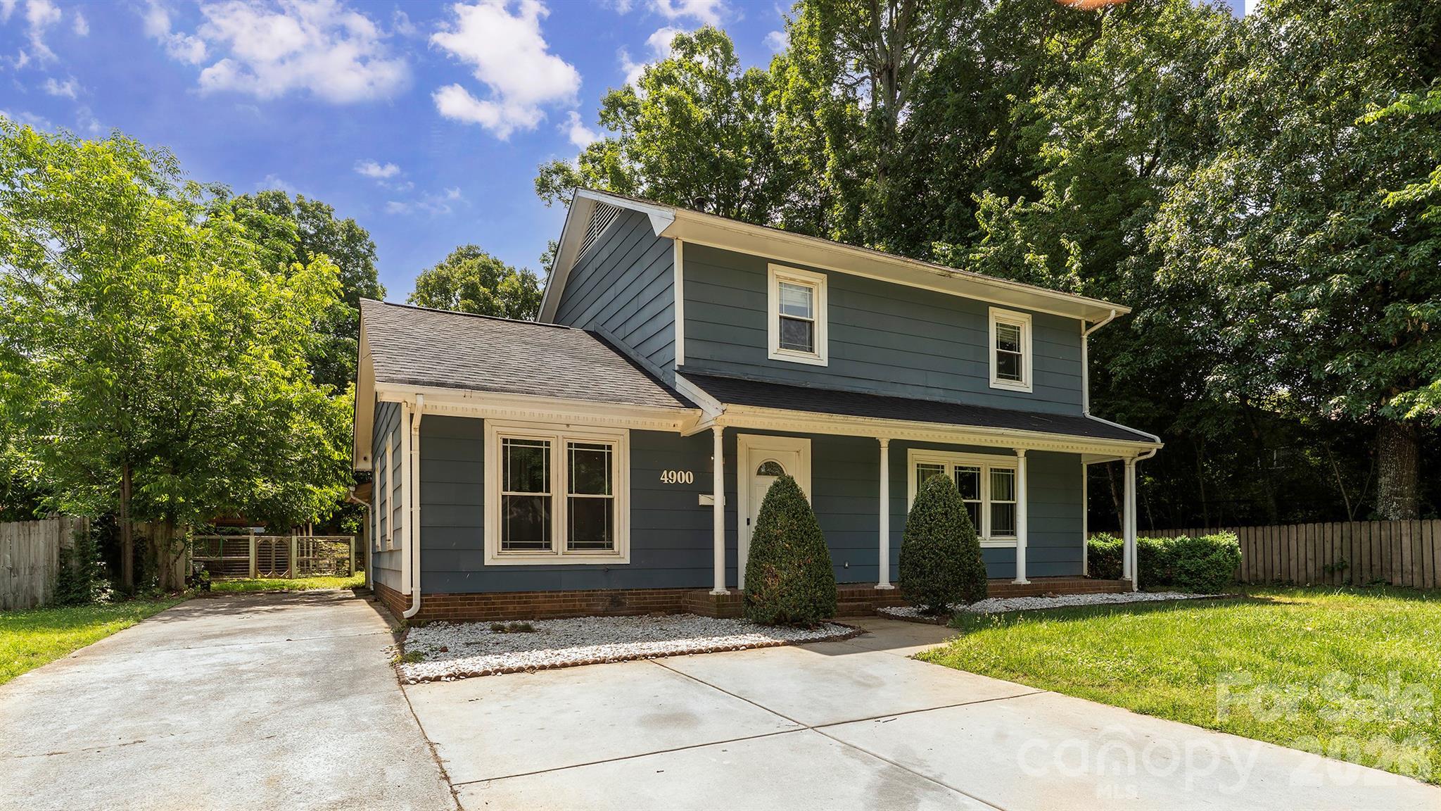 Photo 2 of 4900 Carriage Drive Circle, Charlotte, NC
