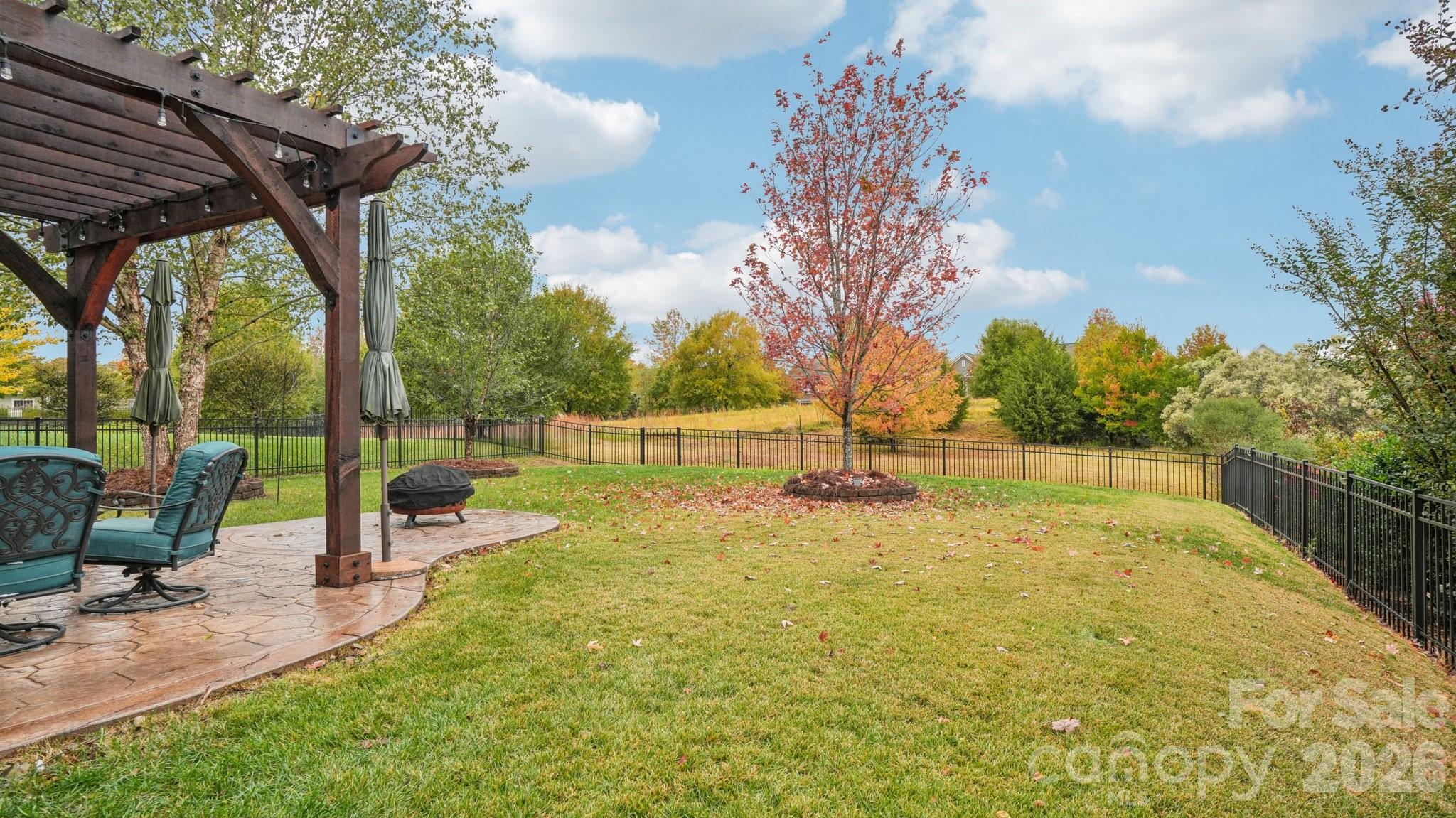 Photo 4 of 17319 Silas Place Drive, Davidson, NC