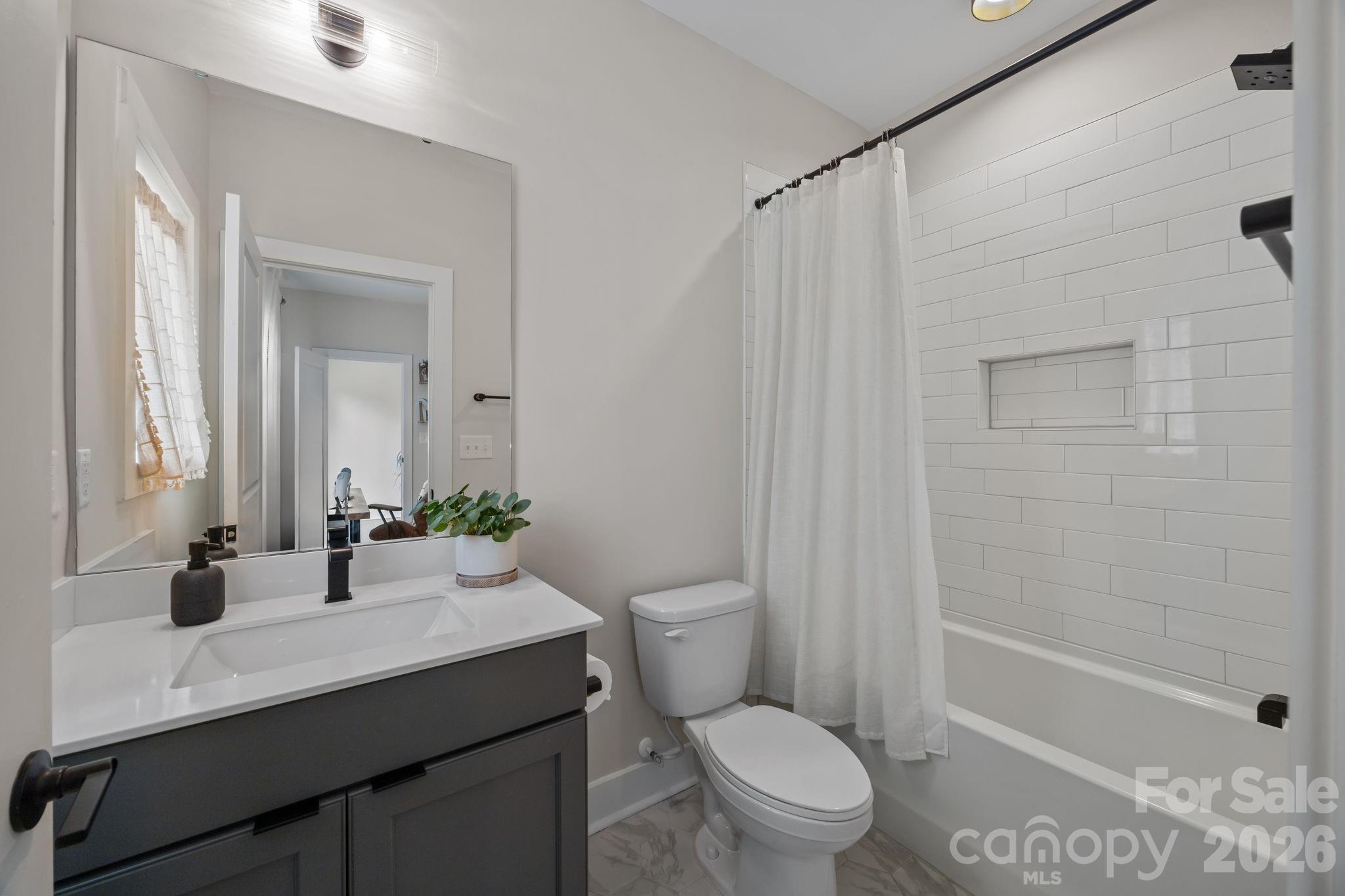 Photo 9 of 513 Strong Avenue, Charlotte, NC