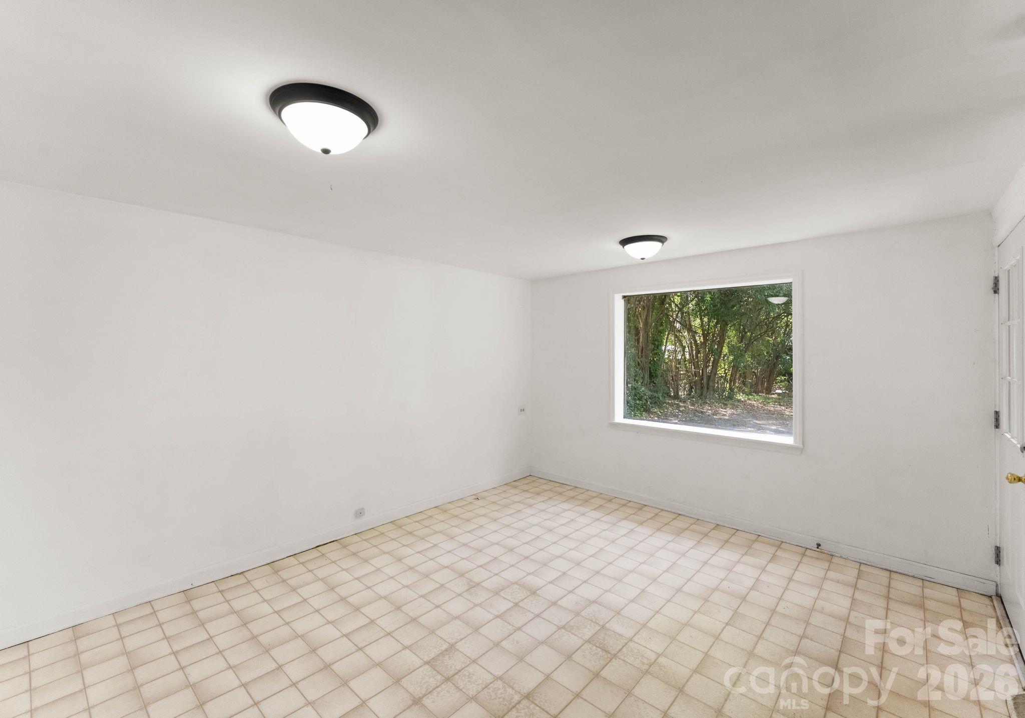 1136 E Woodlawn Road, Charlotte, NC - photo 24 of 48