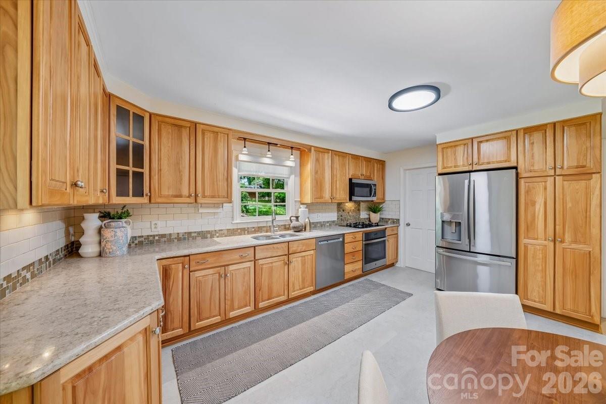 Photo 12 of 1024 Court Drive, Charlotte, NC