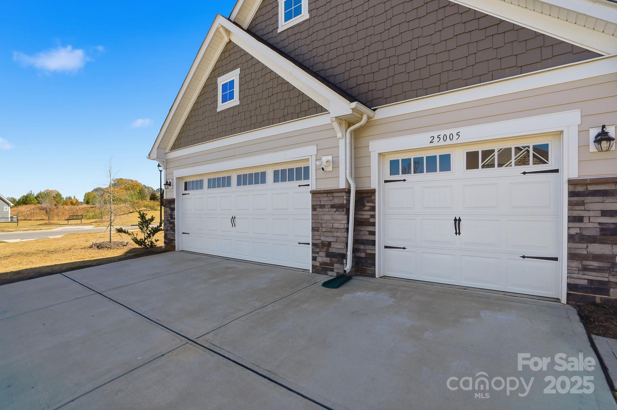 Photo 2 of 25005 Westwick Lane, Huntersville, NC