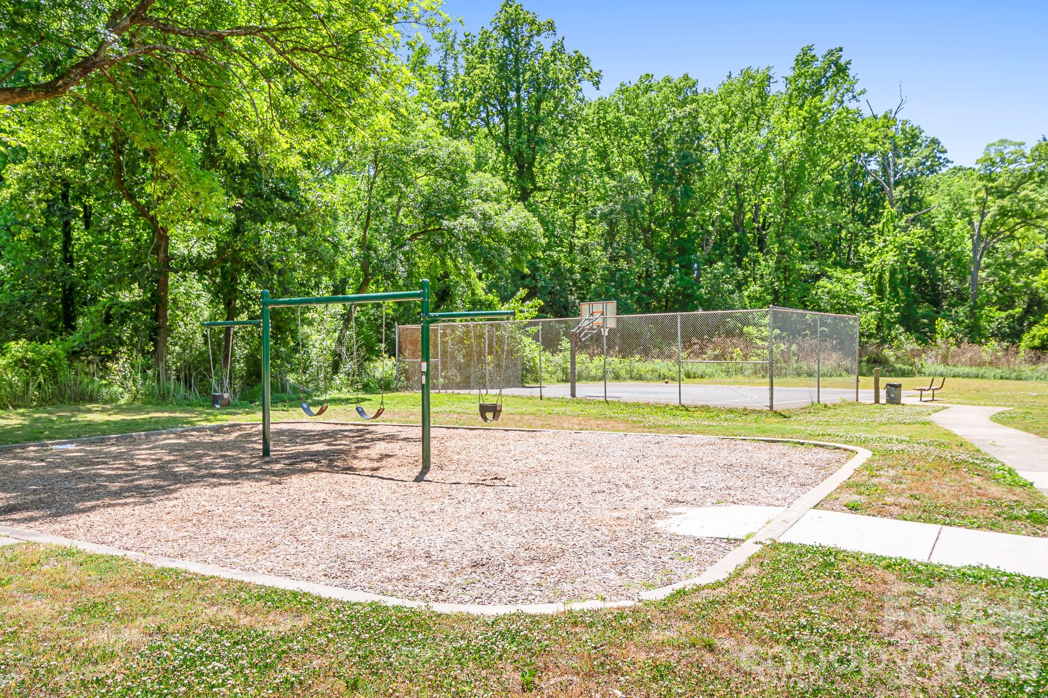 Photo 26 of 3960 Bristol Drive, Charlotte, NC