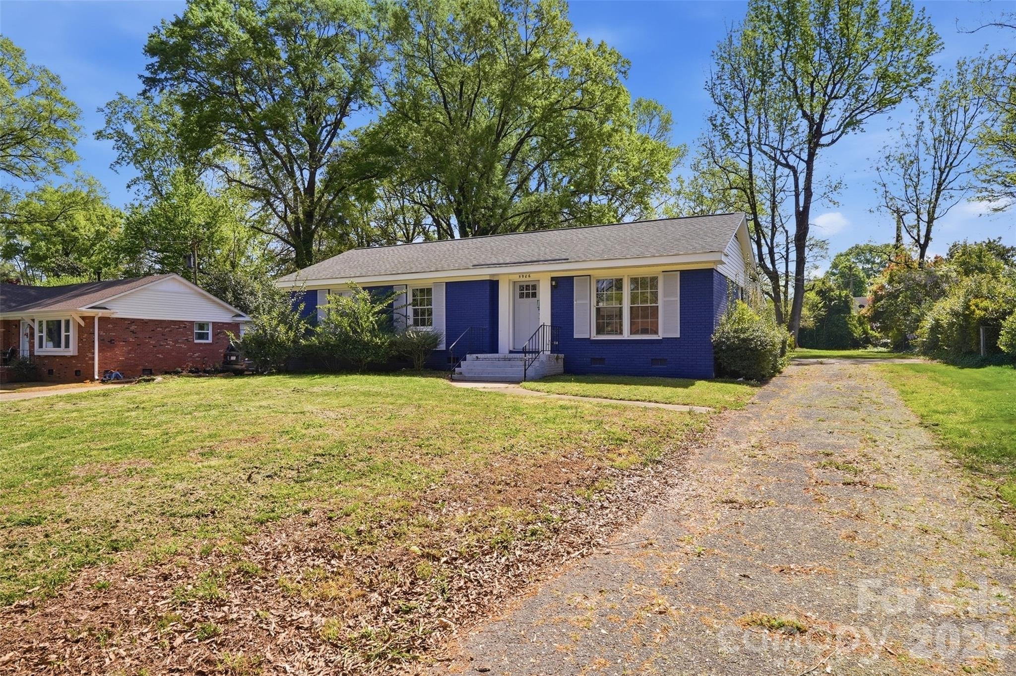 Home for sale at 5906 Whitingham Drive, Charlotte, NC — photo 1 of 32
