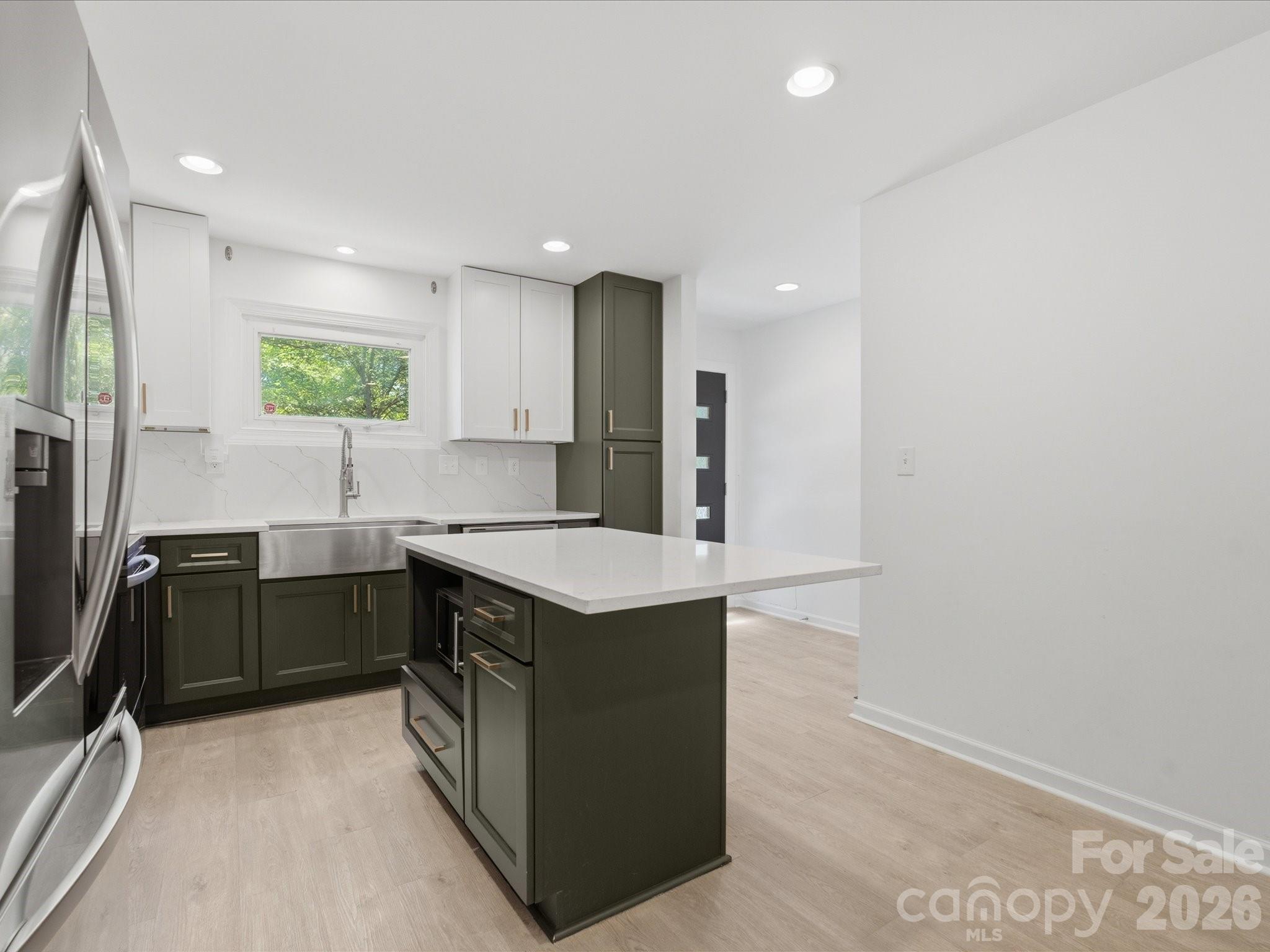 Photo 10 of 3633 Rosehaven Drive, Charlotte, NC