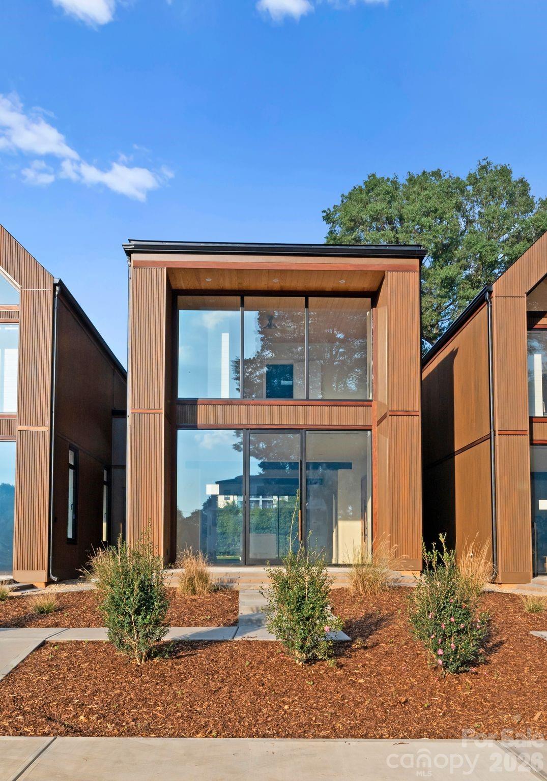 421 Marsh Road102, Charlotte, NC - photo 2 of 23