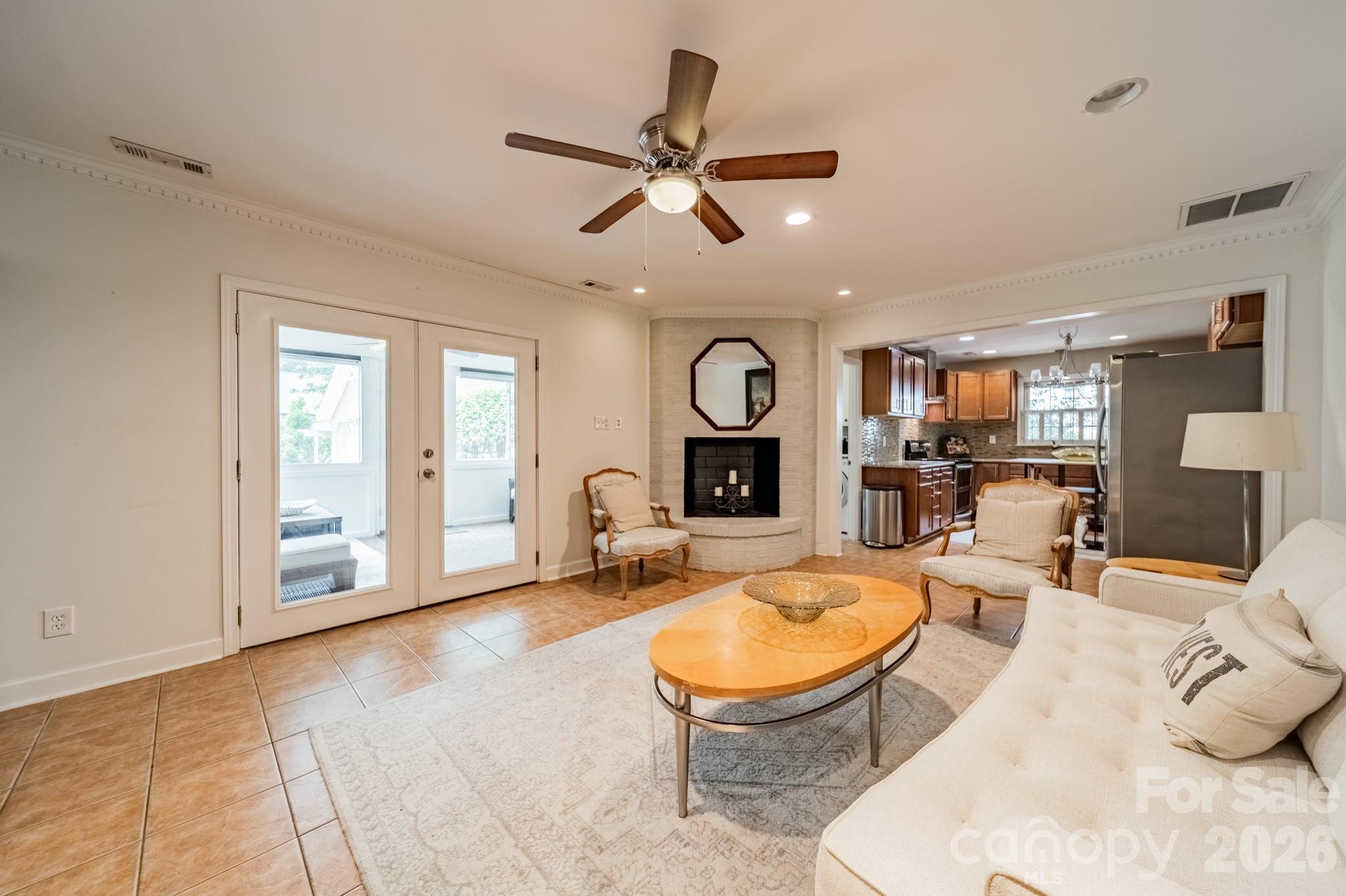 Photo 10 of 5522 Sharon Road, Charlotte, NC