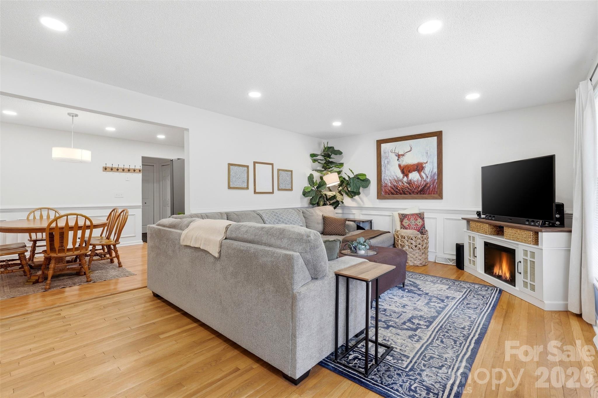 Photo 4 of 6607 Elmwood Circle, Charlotte, NC
