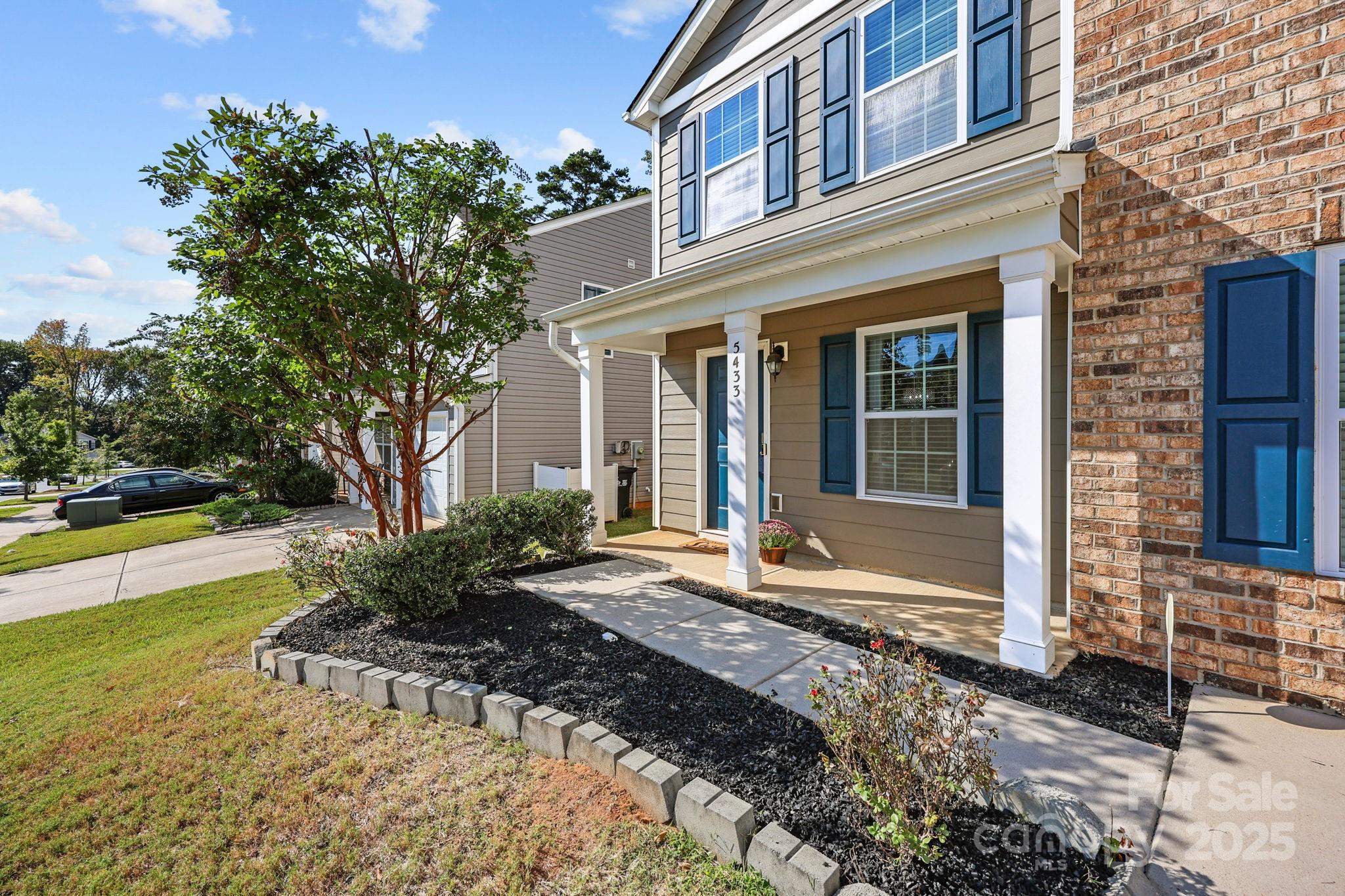 Photo 3 of 5433 Tumbling Brook Lane, Charlotte, NC