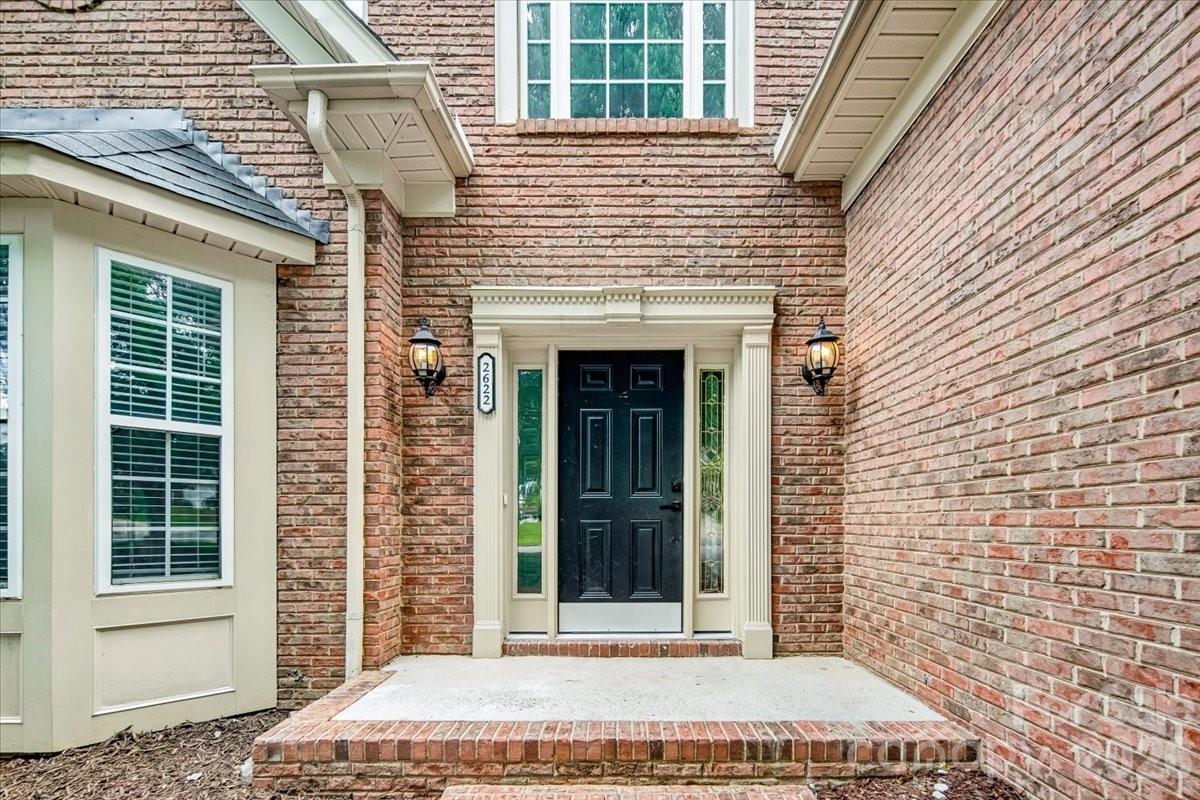 Home for sale at 2622 Billings Park Drive, Charlotte, NC — photo 3 of 48
