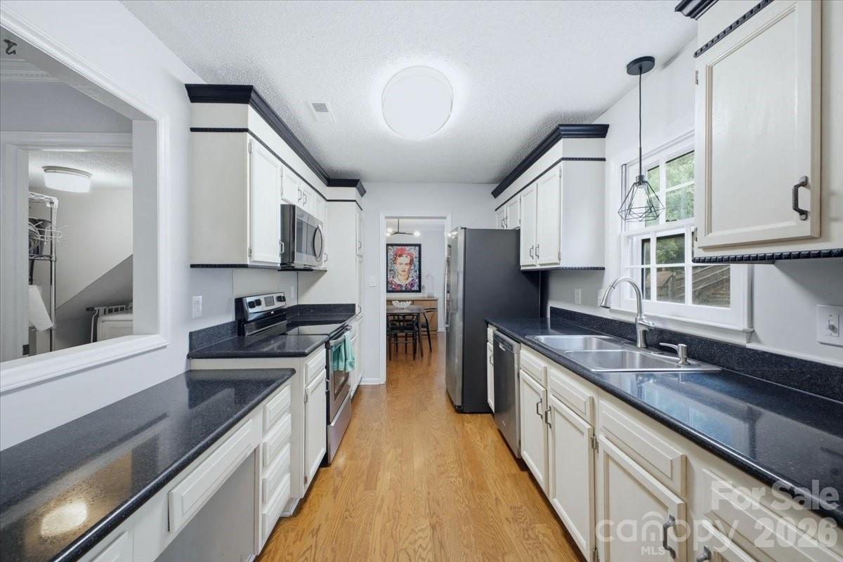 Photo 10 of 2726 Heidleburg Lane, Charlotte, NC