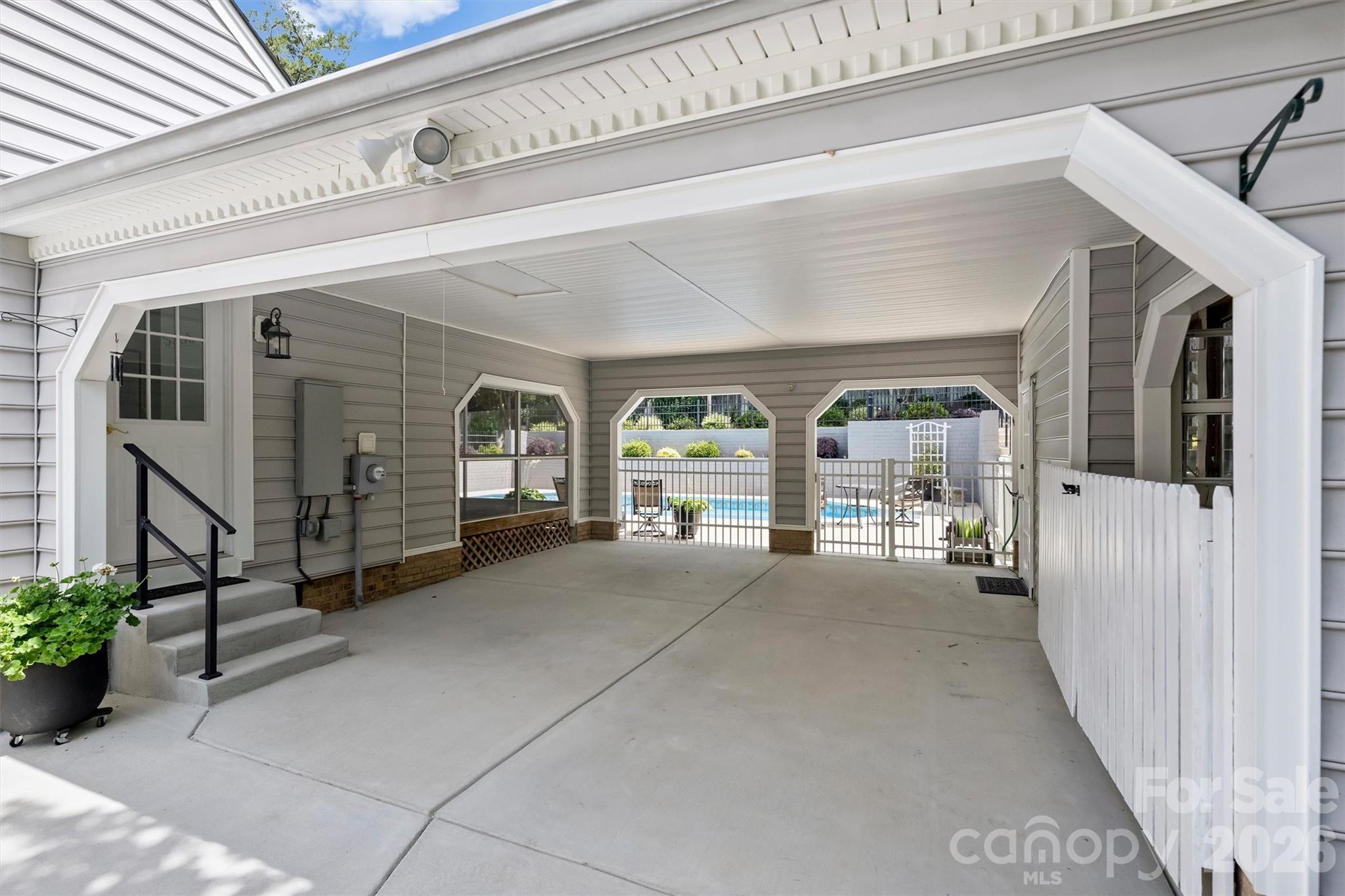 Photo 35 of 4013 Bridgewood Lane, Charlotte, NC