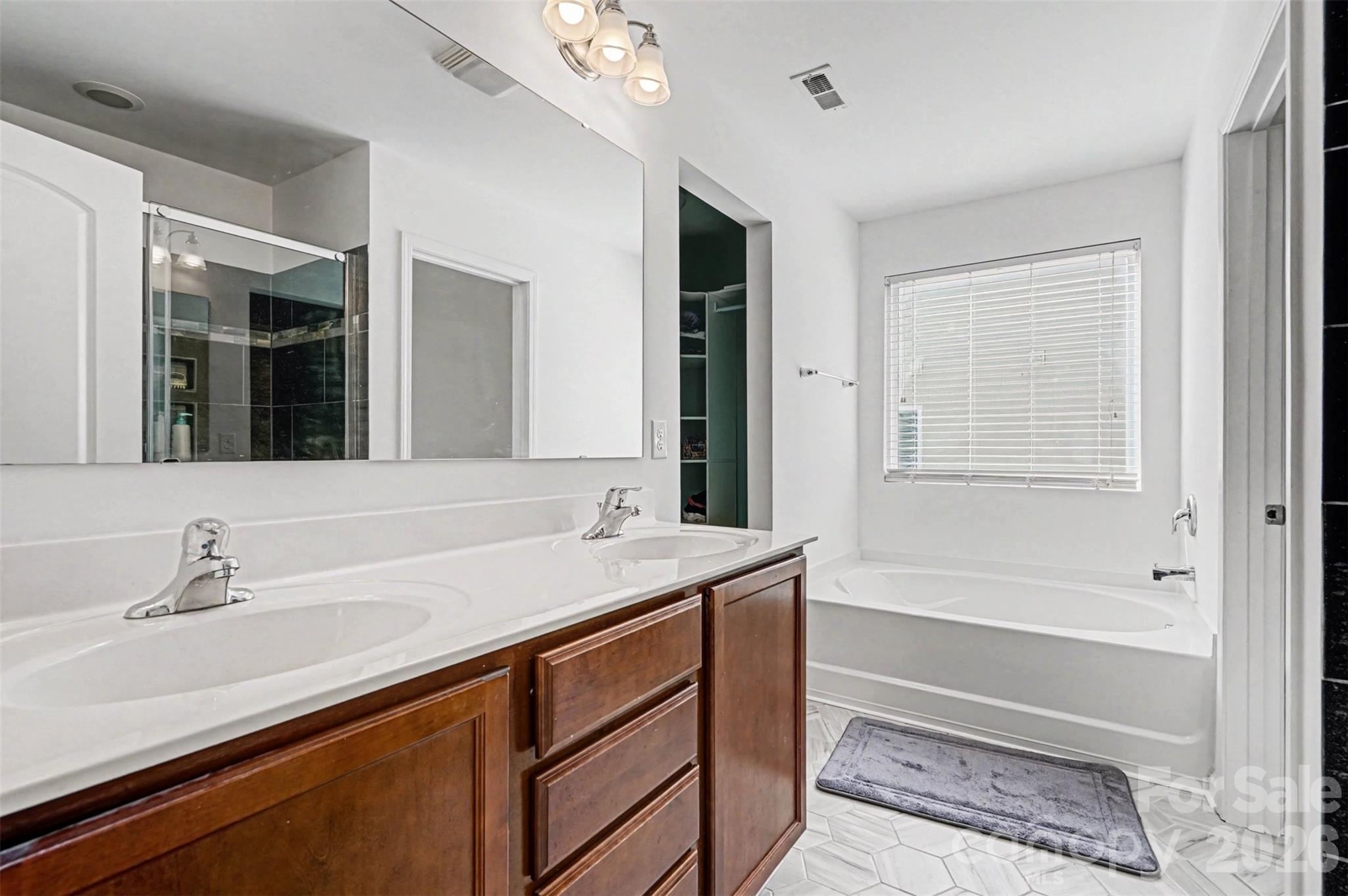 Photo 17 of 2419 Impatien Drive, Charlotte, NC