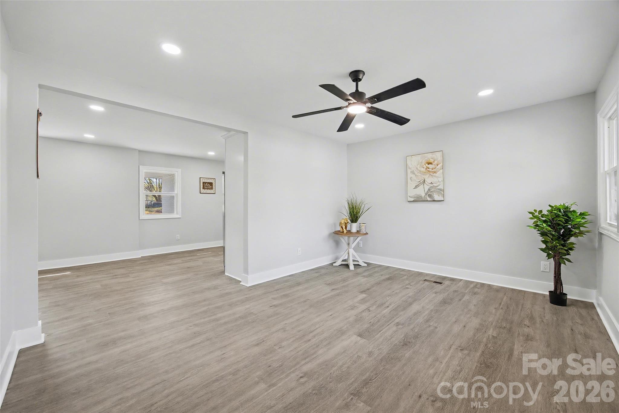 553 Derrydowne Drive, Charlotte, NC - photo 8 of 20