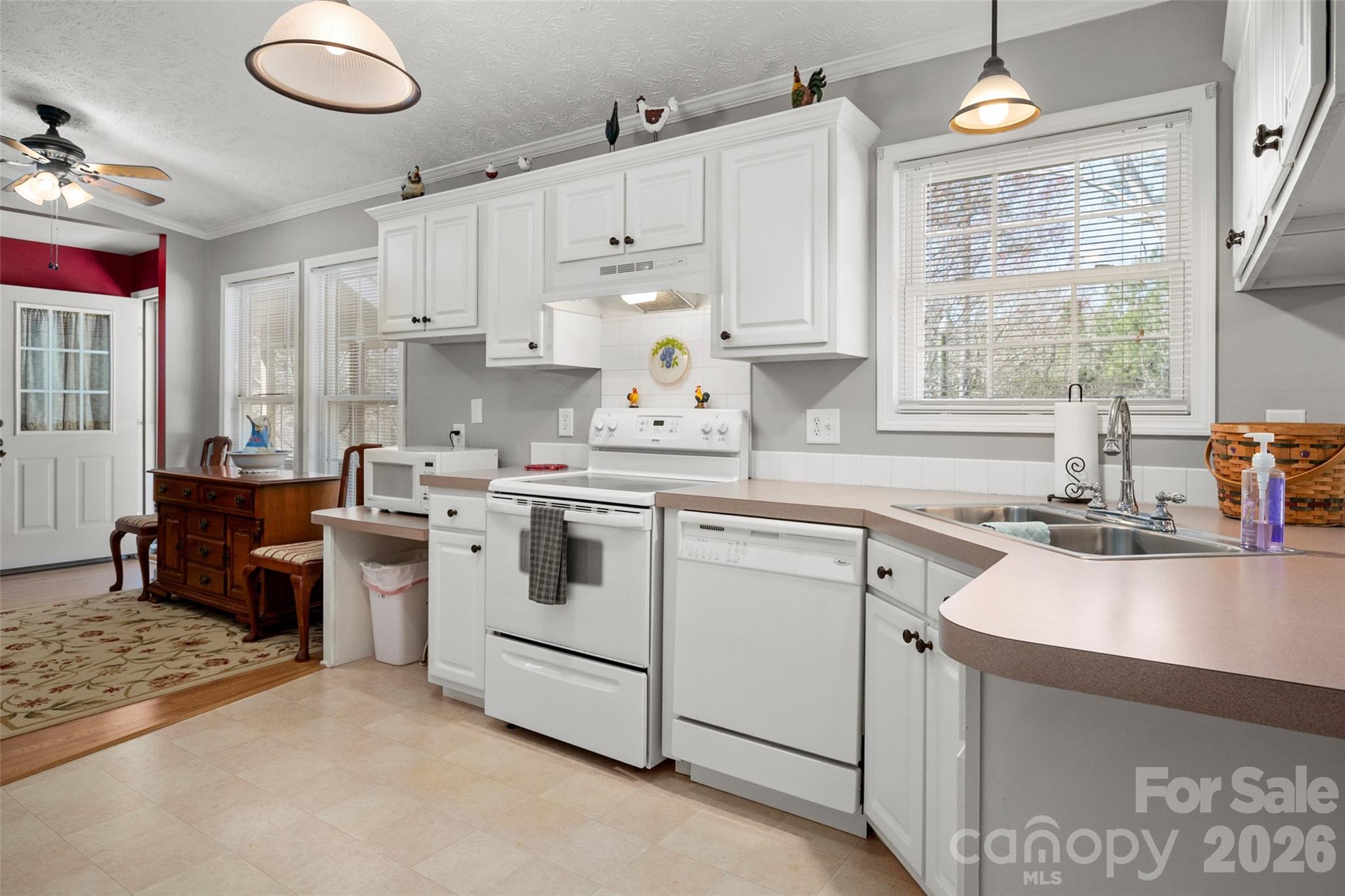 2504 Cottage Lane, Liberty Hill, SC - photo 11 of 49