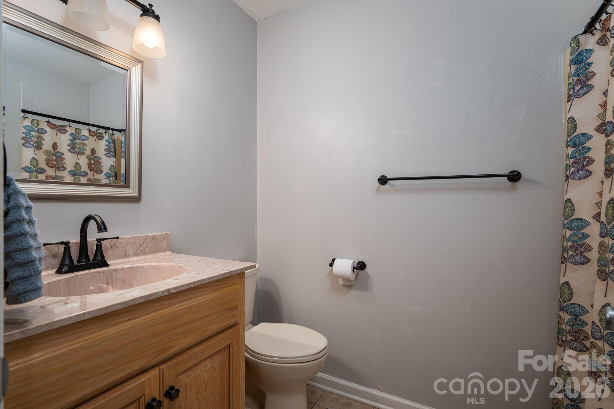 6097 Tuckborough Road, Hickory, NC - photo 18 of 48
