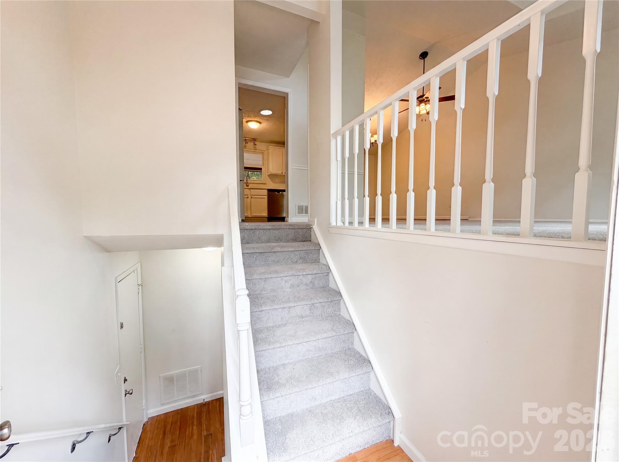 Photo 5 of 7827 Mallen Drive, Charlotte, NC