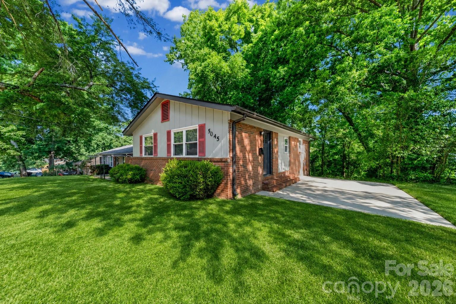 Photo 34 of 5045 Curtiswood Drive, Charlotte, NC