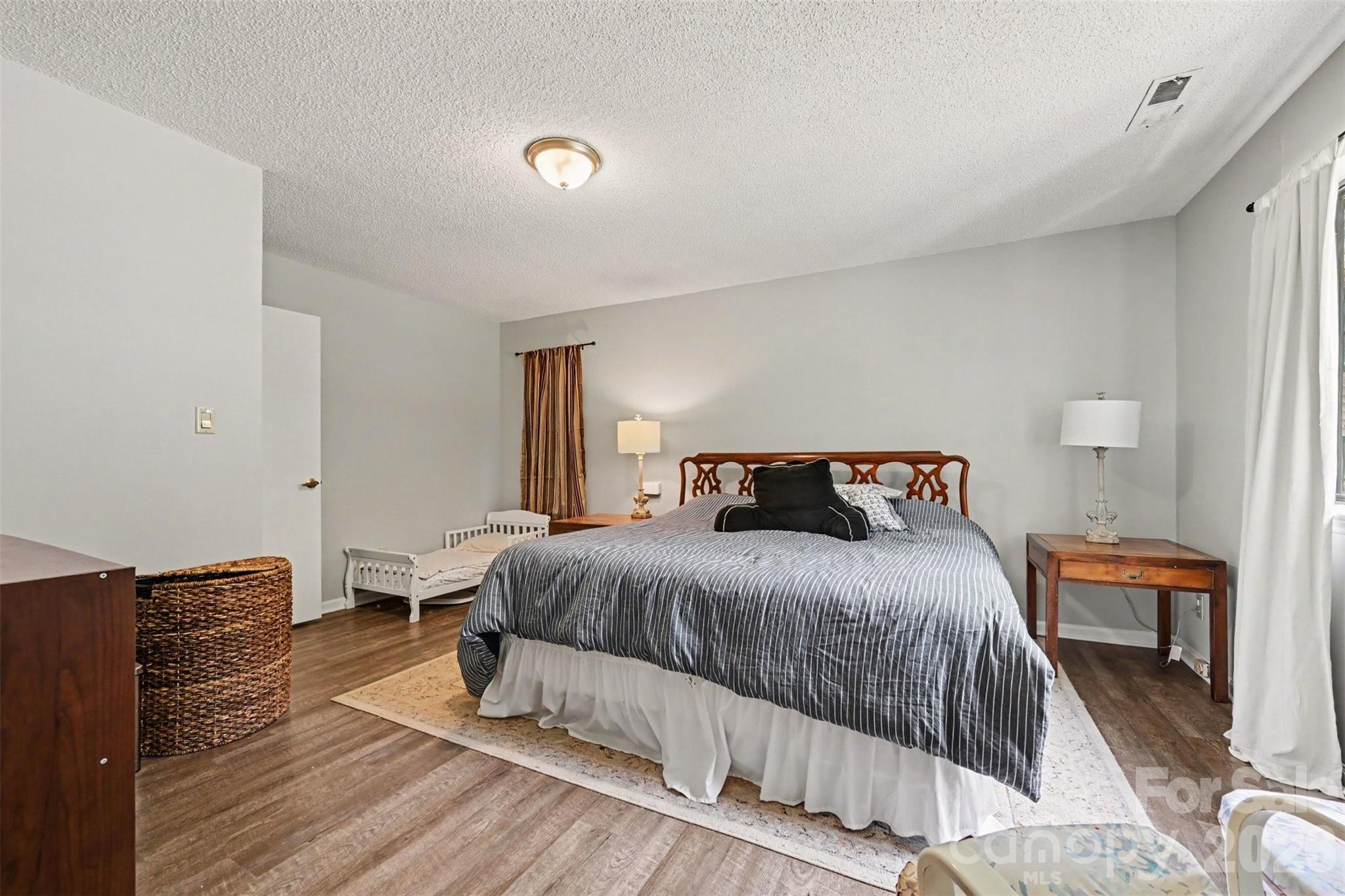 Photo 15 of 611 Mattingwood Drive, Charlotte, NC