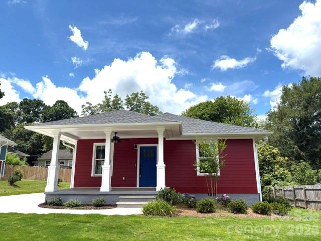 Home for sale at 404 Williamson Street, Fort Mill, SC — photo 1 of 16