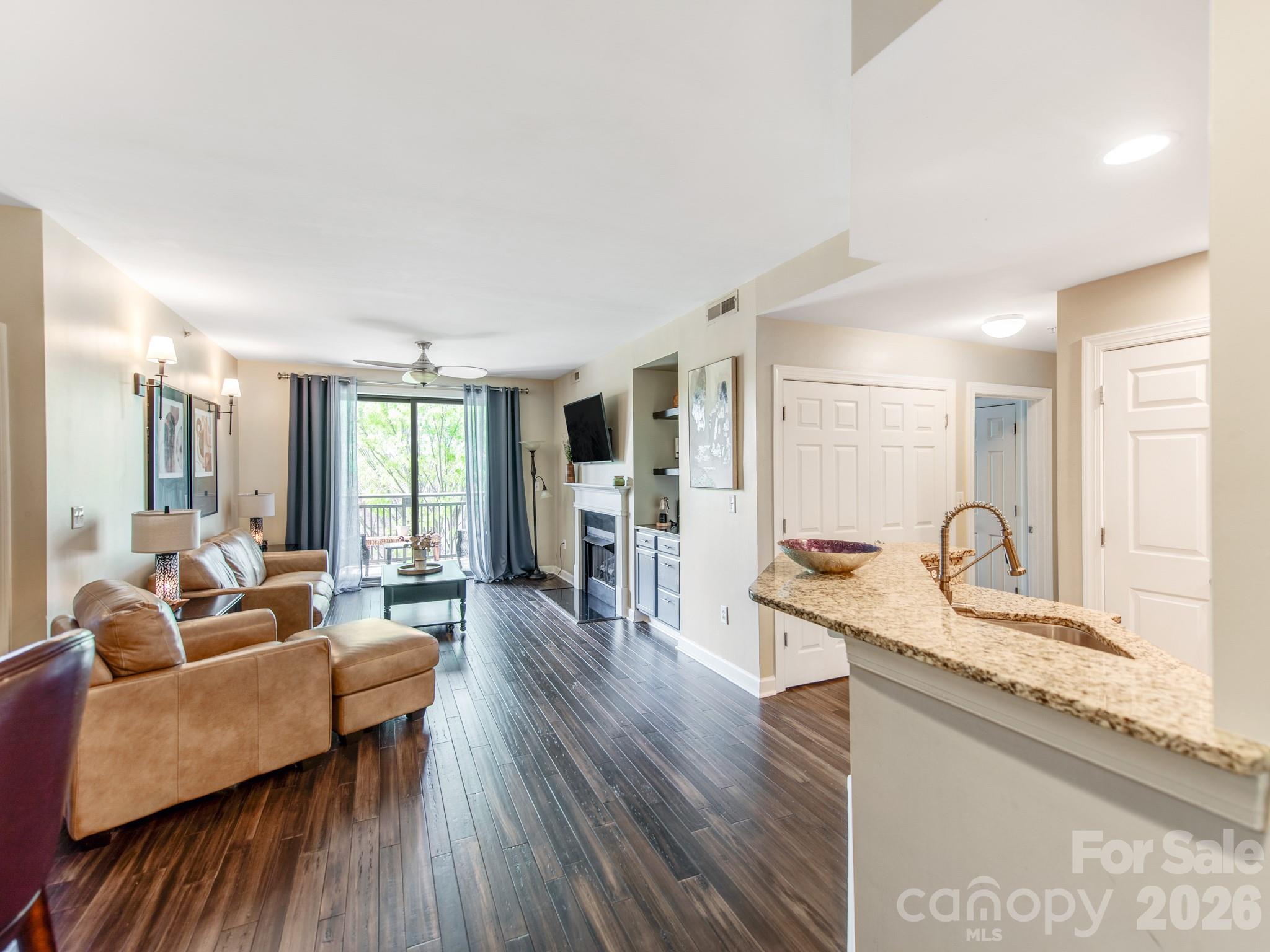 Photo 5 of 718 W Trade Street414, Charlotte, NC