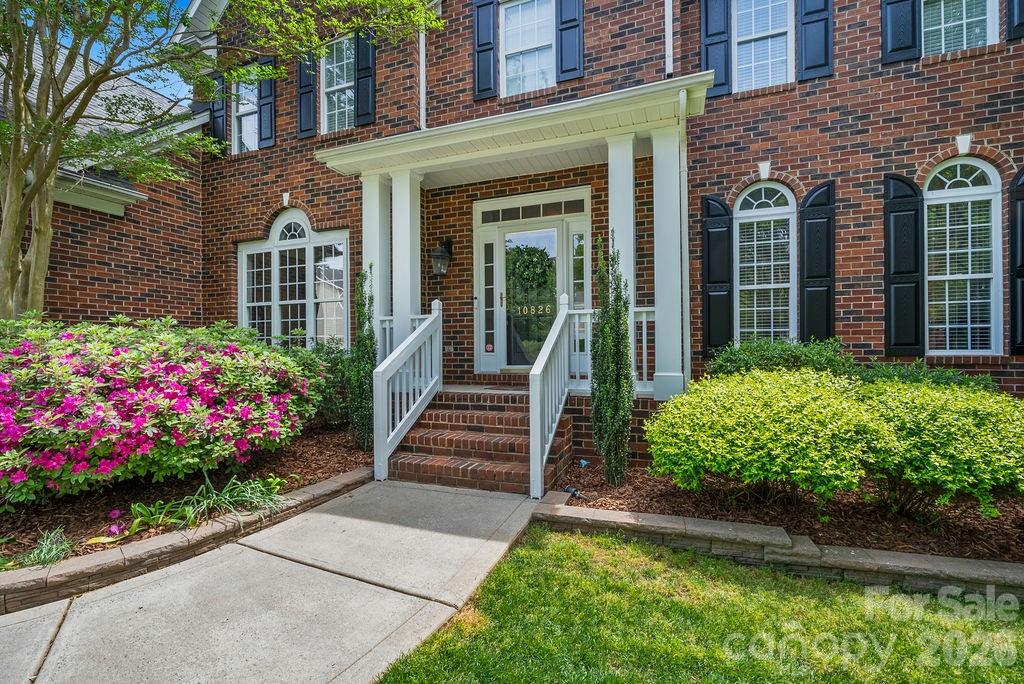 10826 Persimmon Creek Drive, Mint Hill, NC - photo 2 of 48