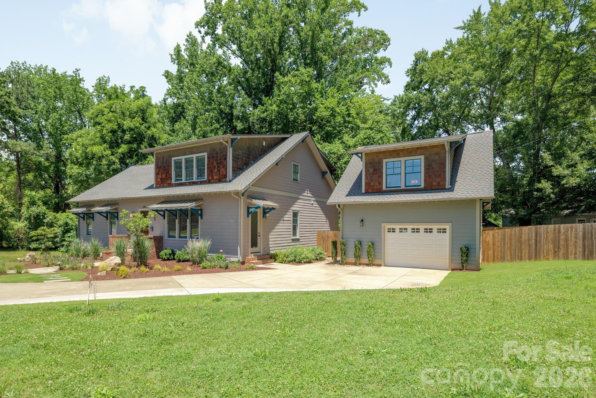 Home for sale at 1301 Catawba Avenue, Charlotte, NC — photo 3 of 39