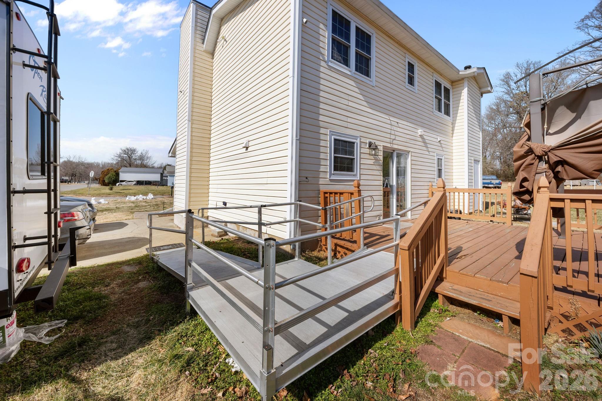 Photo 12 of 5400 Barnview Court, Charlotte, NC