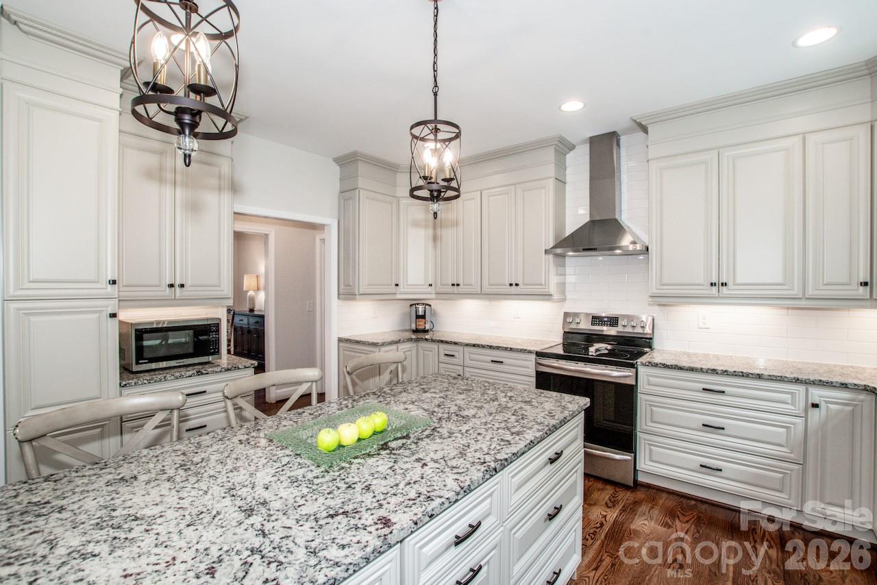Photo 13 of 3211 Oakdale Road, Charlotte, NC