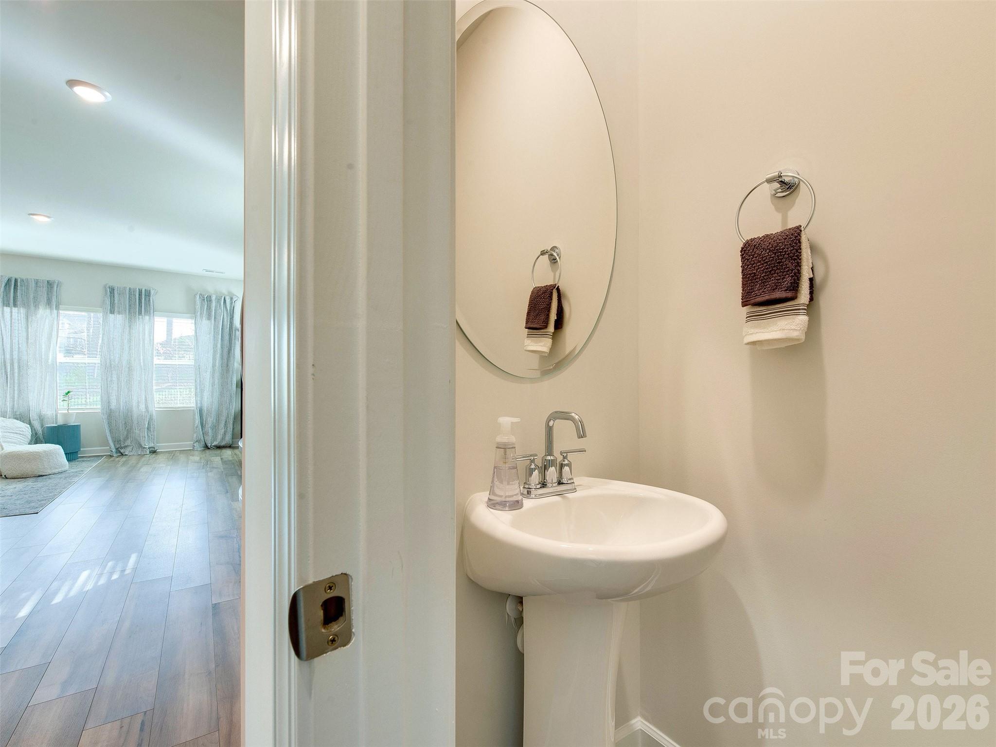 Photo 18 of 4009 Woodland View Drive, Charlotte, NC