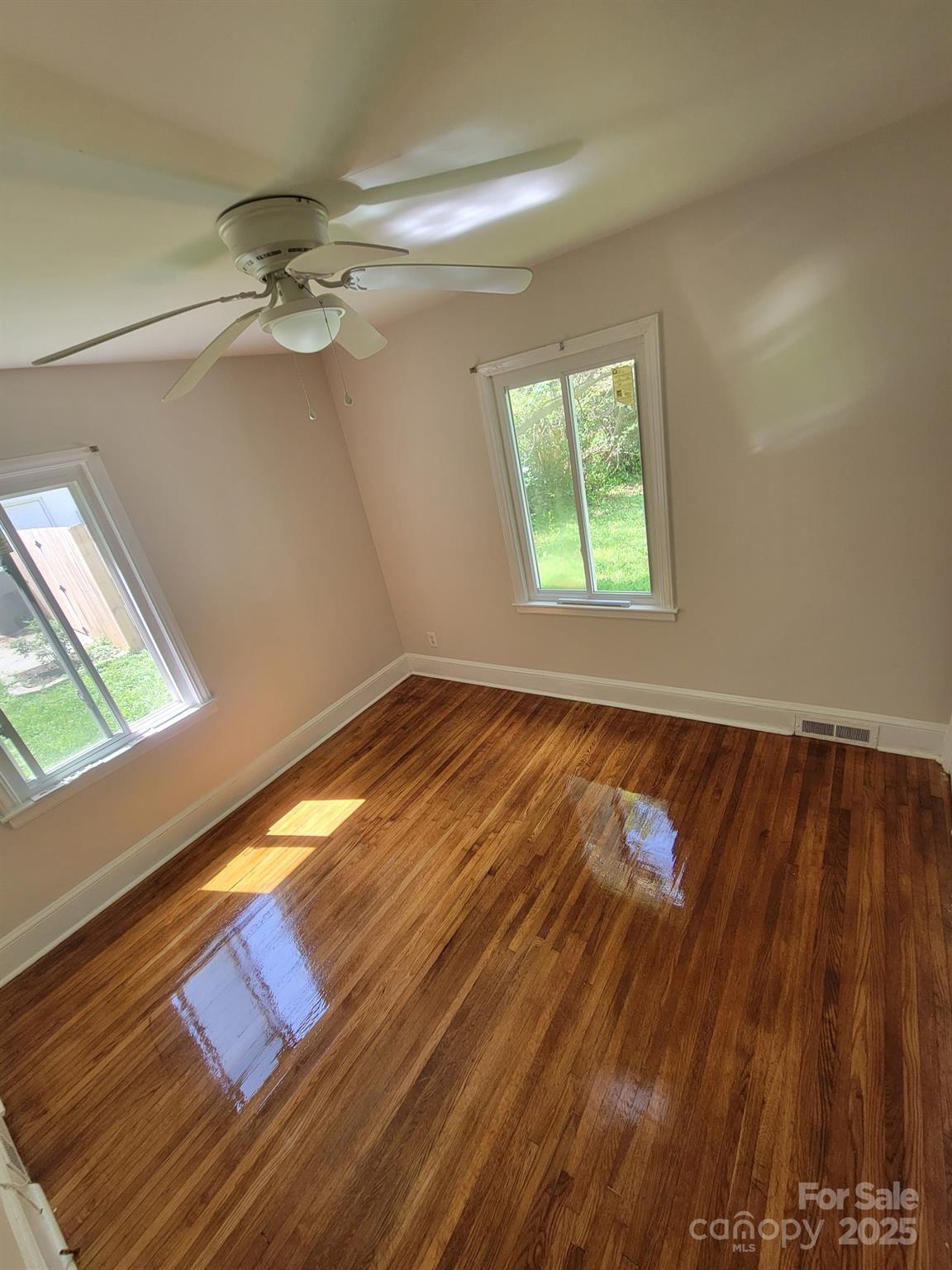 Photo 2 of 1733 Merry Oaks Road, Charlotte, NC