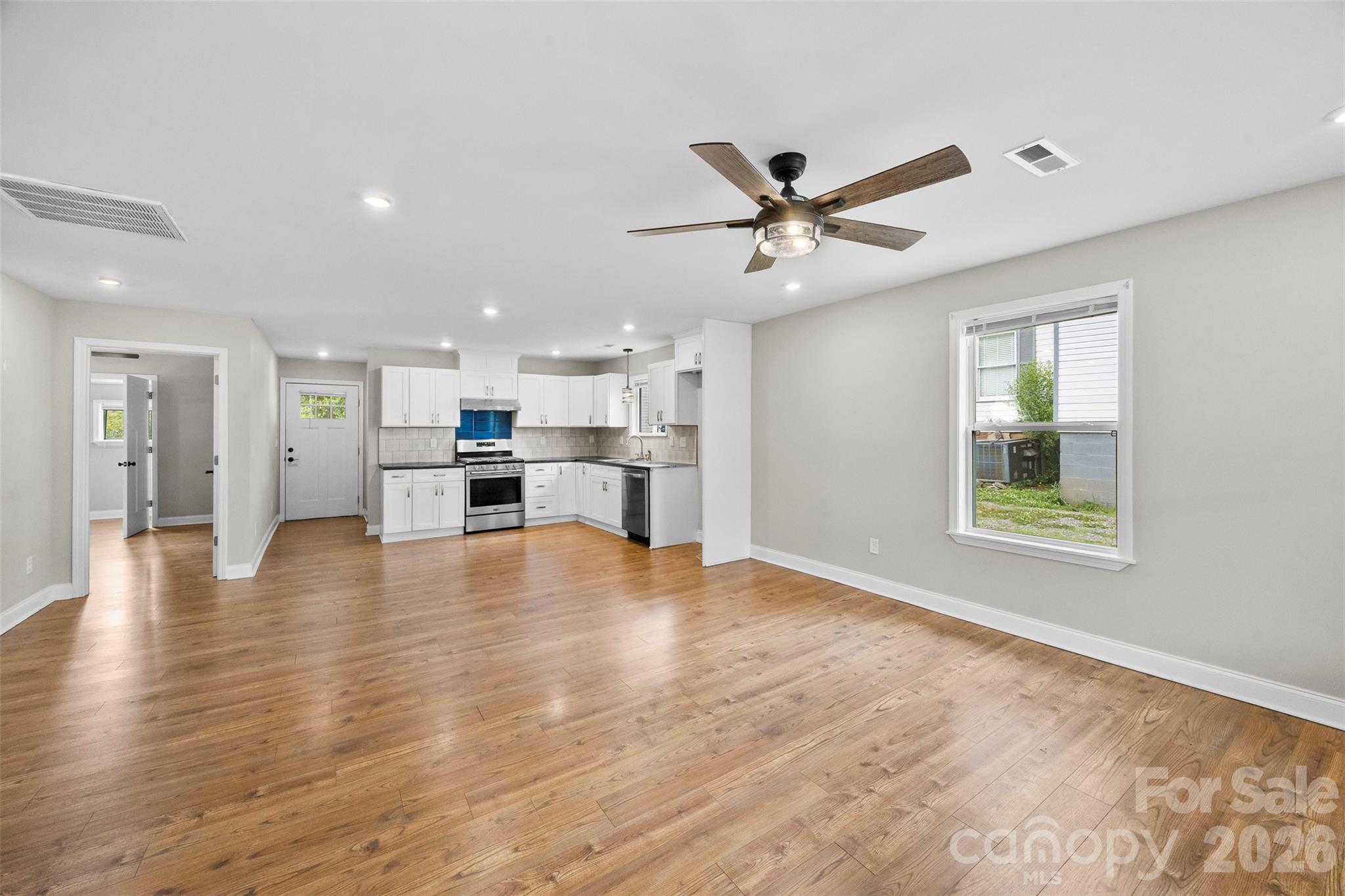 306 E Parker Street, Kings Mountain, NC - photo 7 of 25