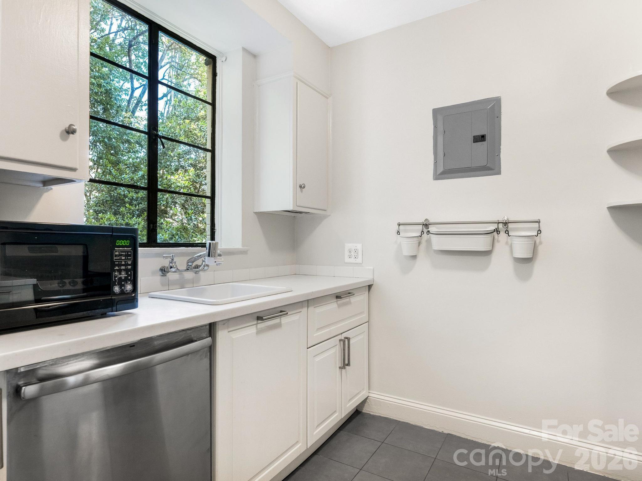 Photo 8 of 1121 Myrtle Avenue10, Charlotte, NC