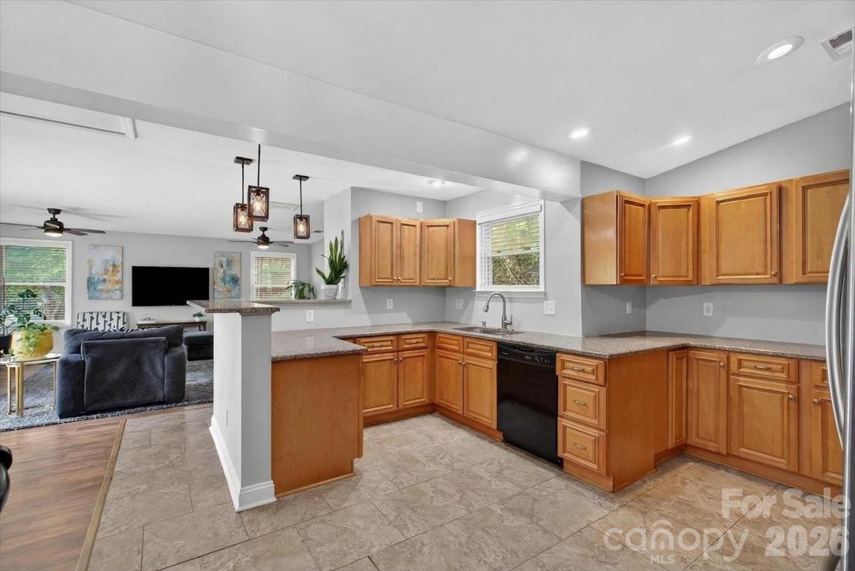6308 Pineburr Road, Charlotte, NC - photo 10 of 37