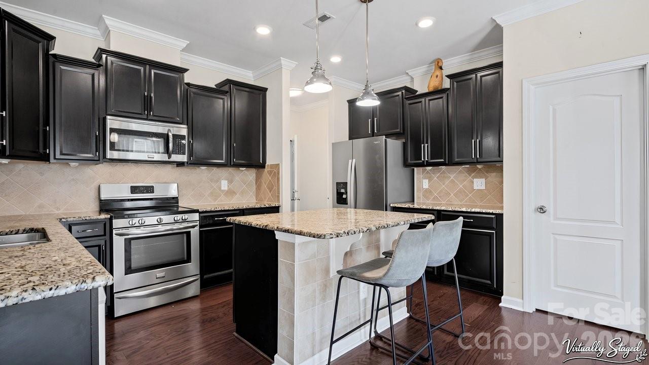 6907 Agnew Drive, Charlotte, NC - photo 8 of 28